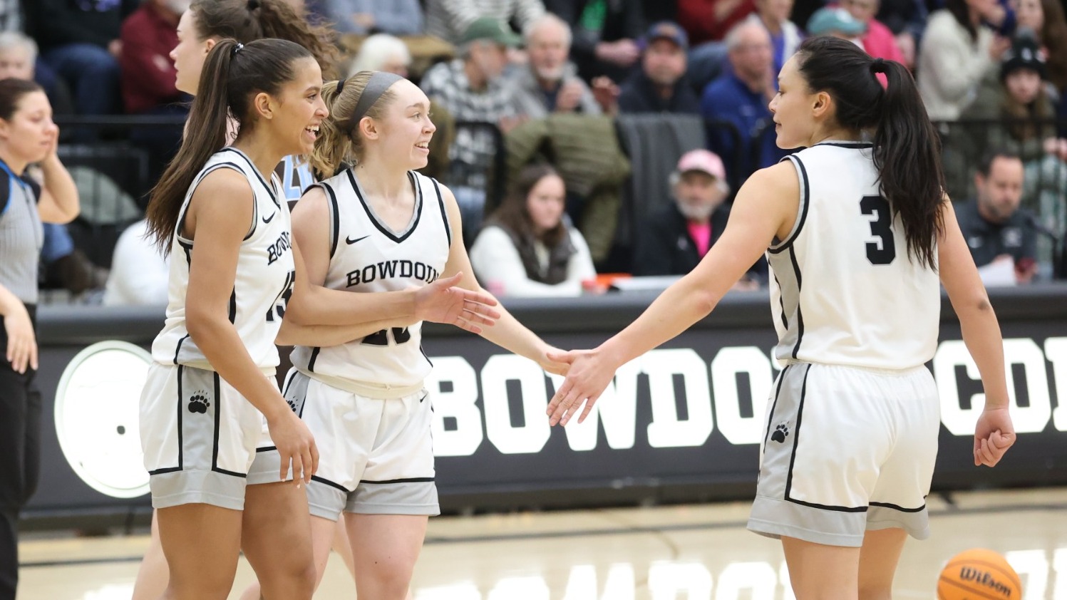 Women's Basketball Sprints to Early Lead, Never Looks Back in NESCAC ...