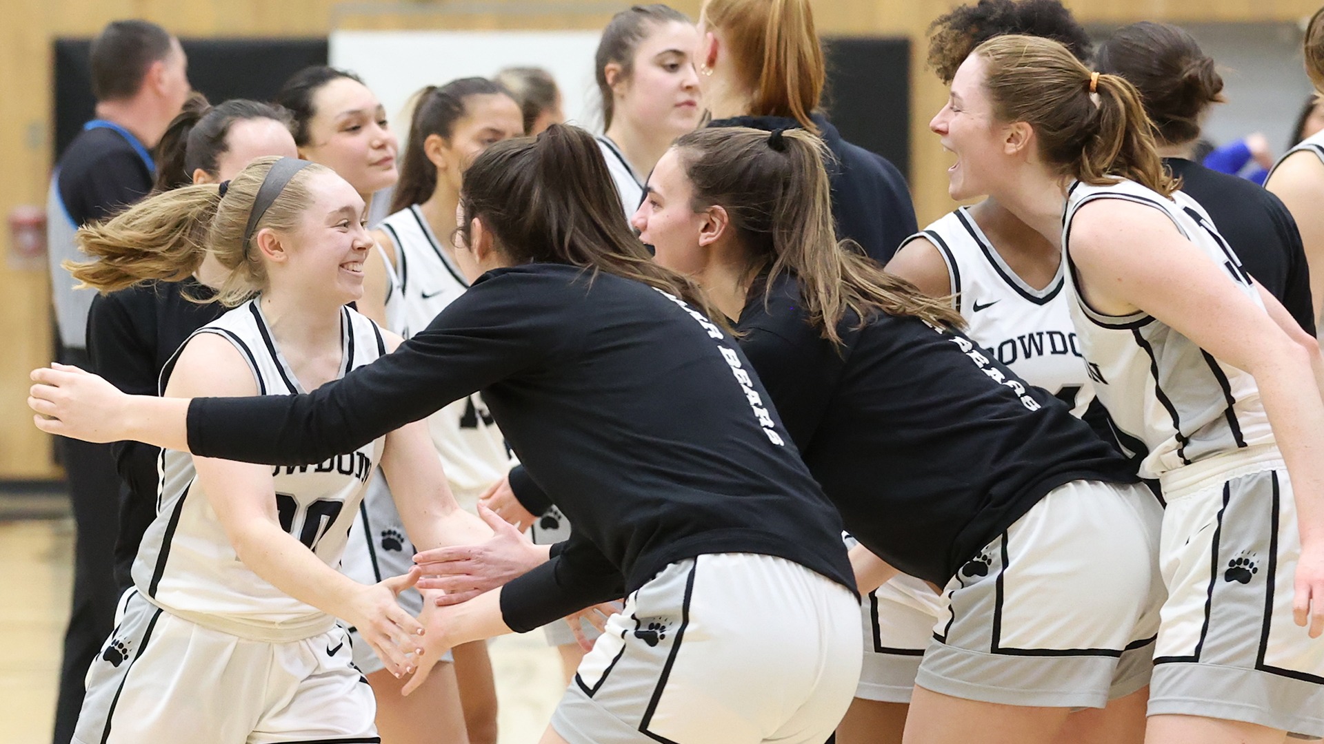 Davey's Career High Sparks Women's Hoops to Win in NCAA Opener ...