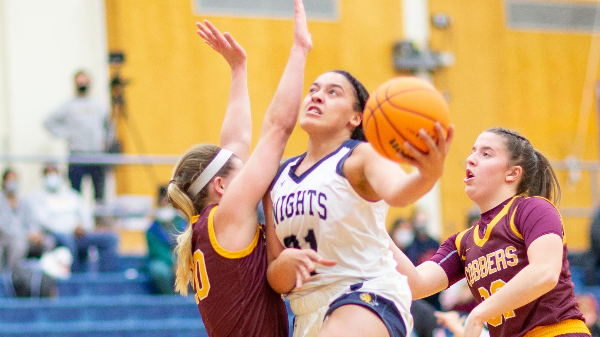 Eagles use early lead to soar over Knights - Carleton College