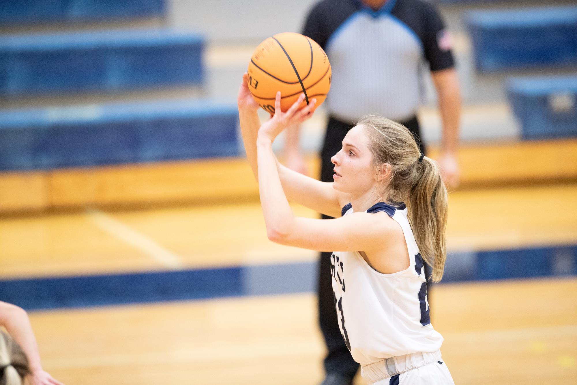 Emma Henry notches double-double as Knights extend win streak with 58 ...