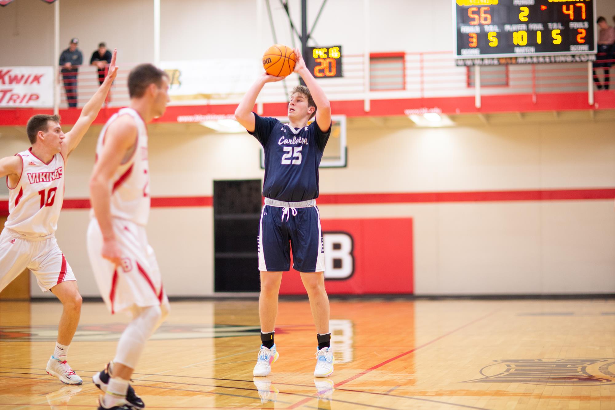 Knights bounce back with 99-77 win at Martin Luther - Carleton College