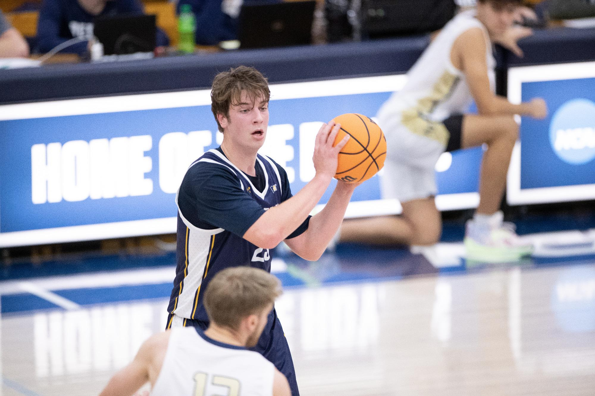 Knights' rally comes up short in 67-64 loss to Pomona-Pitzer - Carleton ...