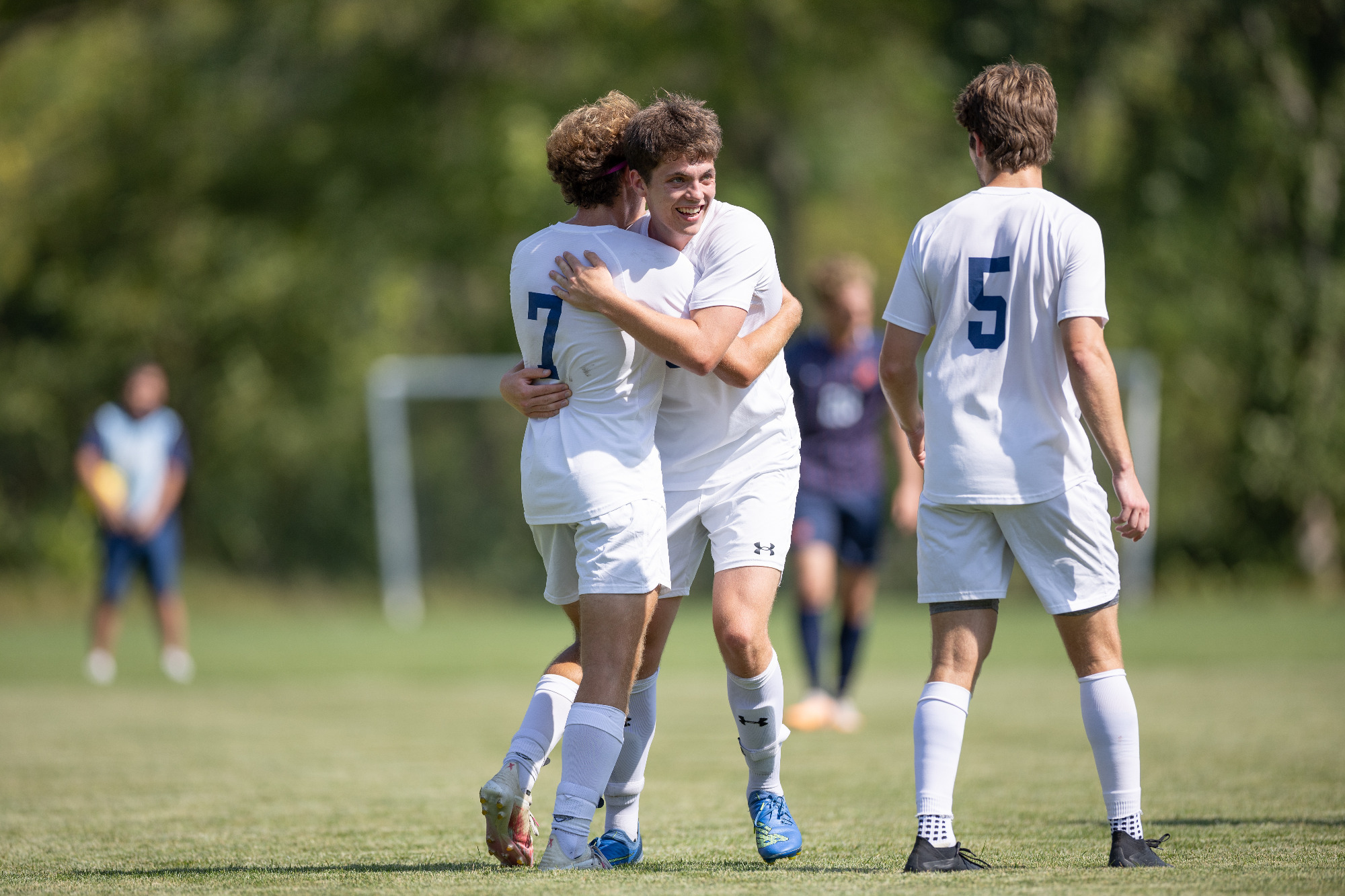 Knights start season by cutting down LumberJacks, 6-1 - Carleton College