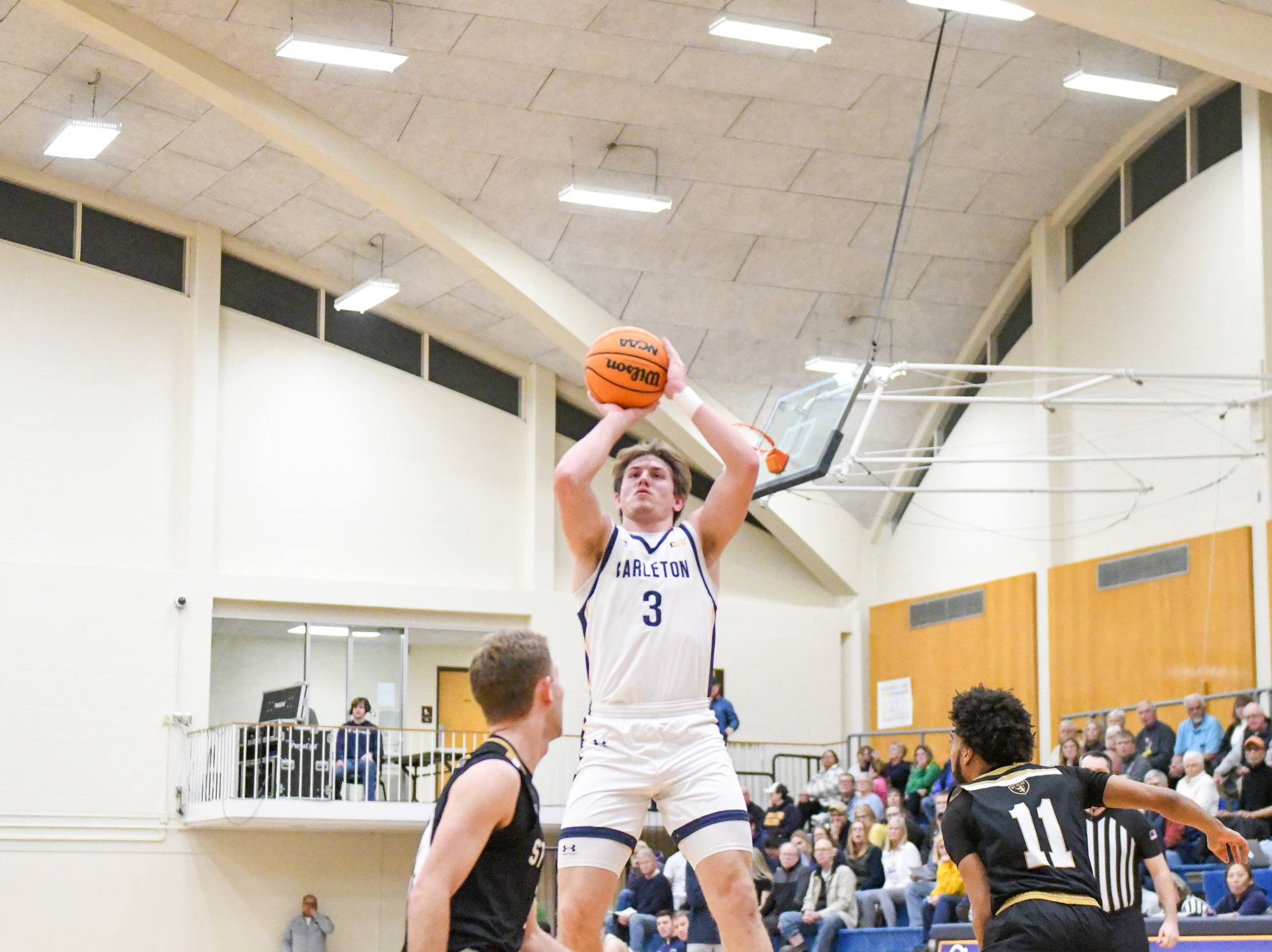 Knights win for 6th time in 7 games, top Concordia-Moorhead, 79-68 ...