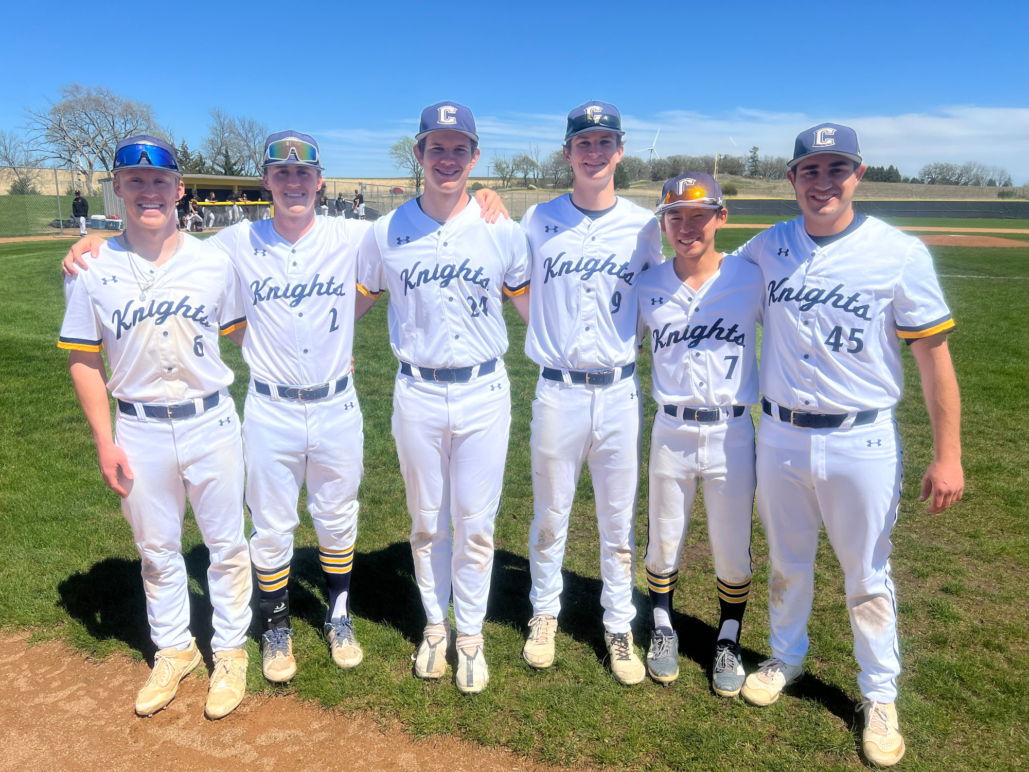 Knights earns Senior Day split to cap 2024 campaign - Carleton College