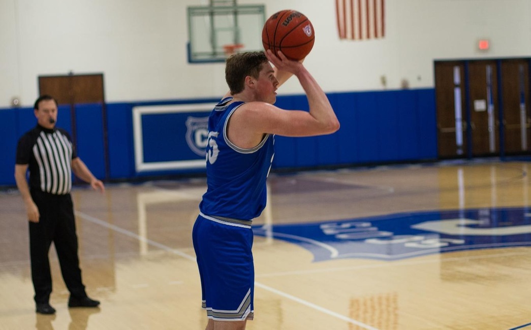 Maryville Hits Last-Second Shot to Defeat Men's Hoops - Covenant College
