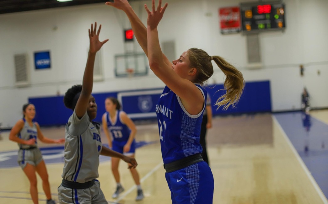 Women's Hoops Completes Sweep of Brevard, 67-52 - Covenant College
