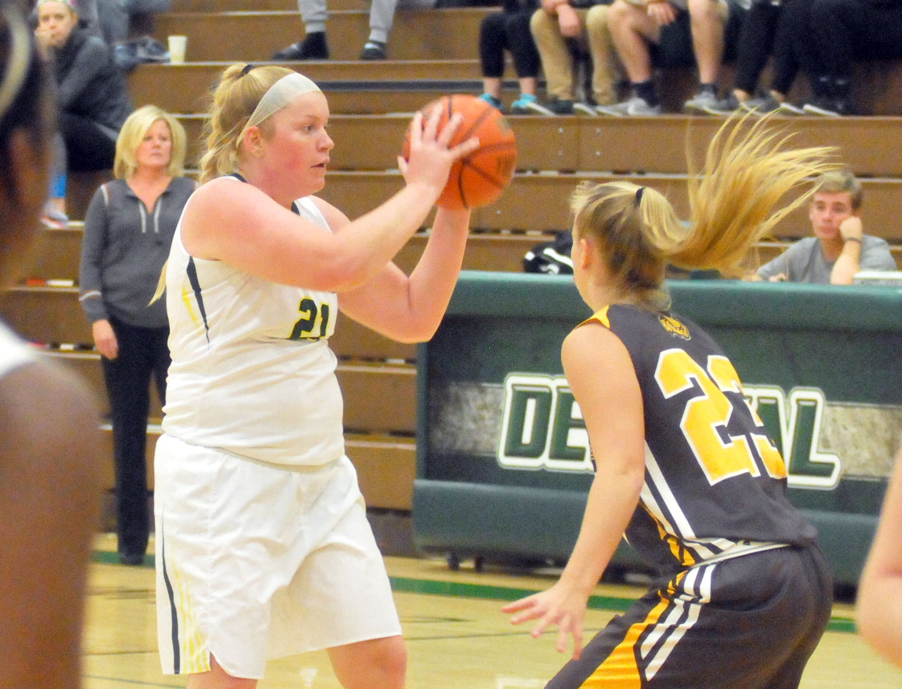 Sam Foy - Women's Basketball - Delaware Valley University Athletics