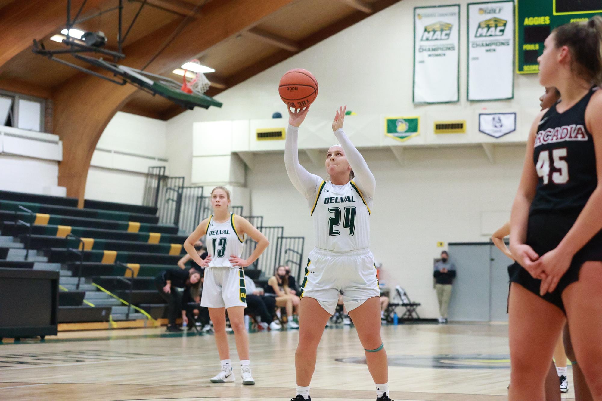 Lauren Moretti - Women's Basketball - Delaware Valley University Athletics