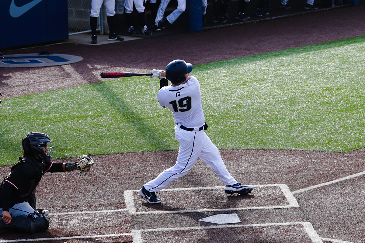 Bruins Split Weekend Series With Boxers - George Fox University