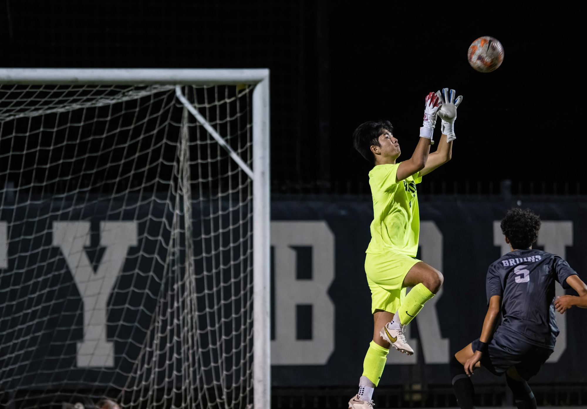 Bruin Defense Shines in Road NWC Opener - George Fox University