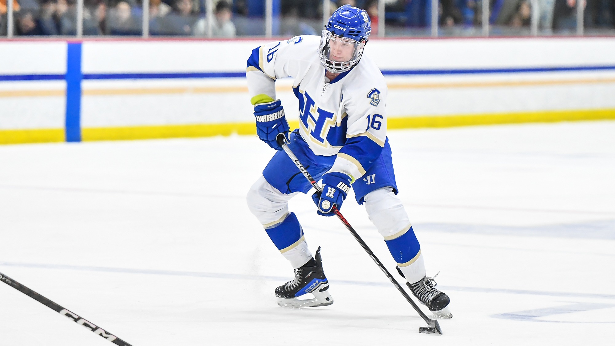 Philpott '25 collects his first men's hockey all-America honor ...