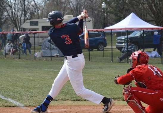Baseball sweeps Earlham to remain in the HCAC title hunt - Hanover College