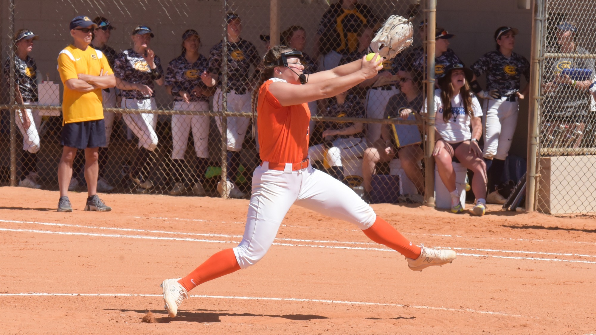 Softball Splits Series With Wisconsin-Eau Claire - Hope College