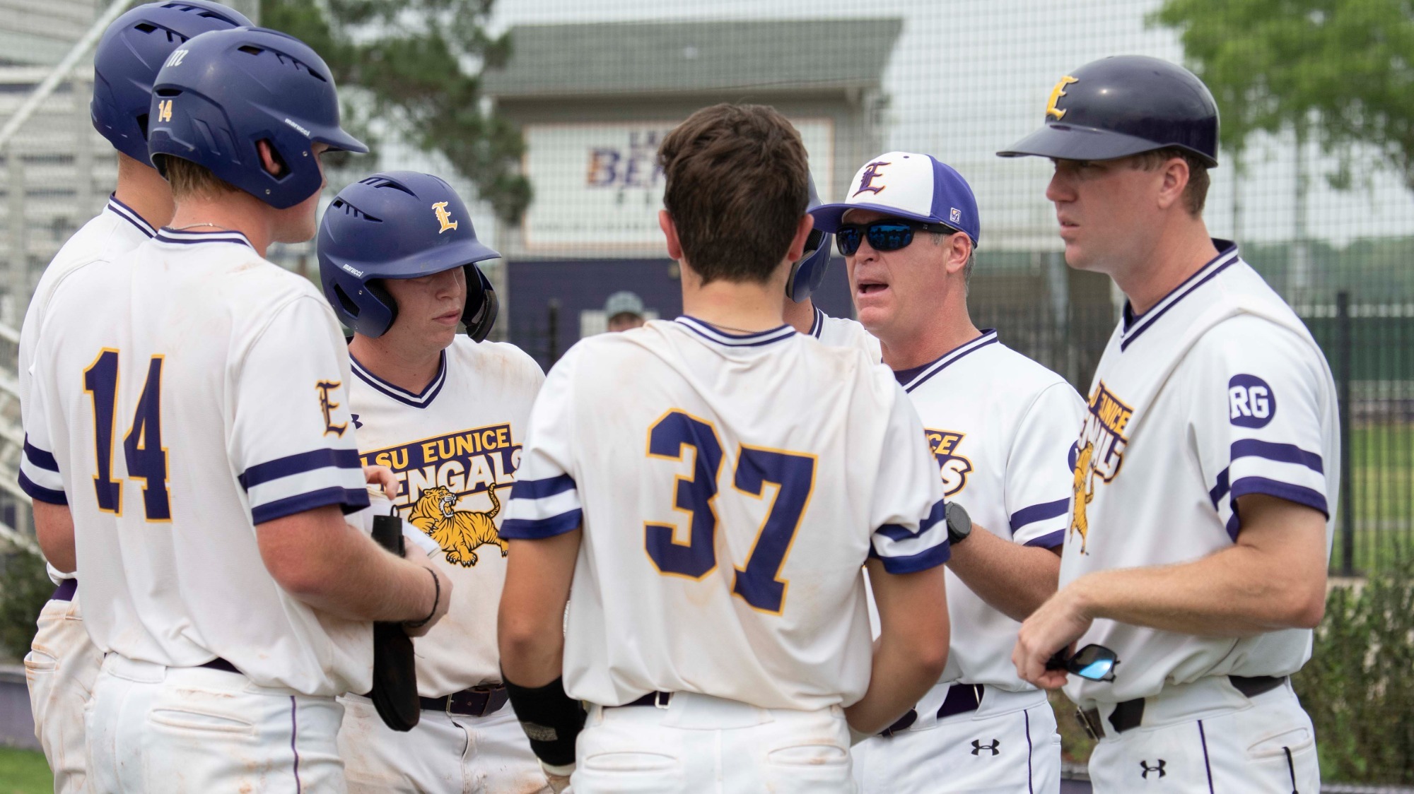 Bengals Use Late Surge To Cruise Past SAU Tech - LSU Eunice Athletics