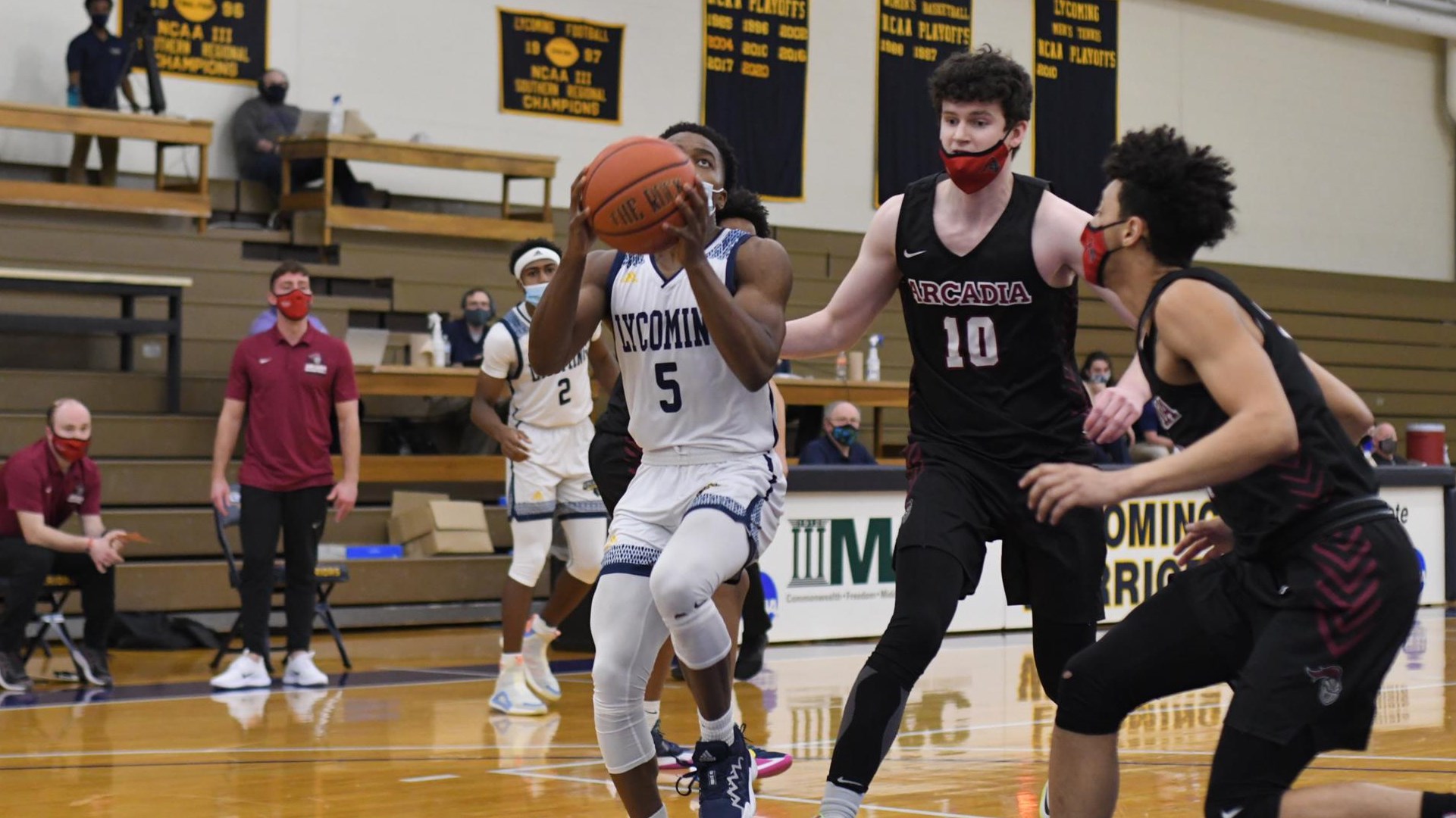 Warriors earn MAC Freedom title game berth with 75-62 win over DeSales ...