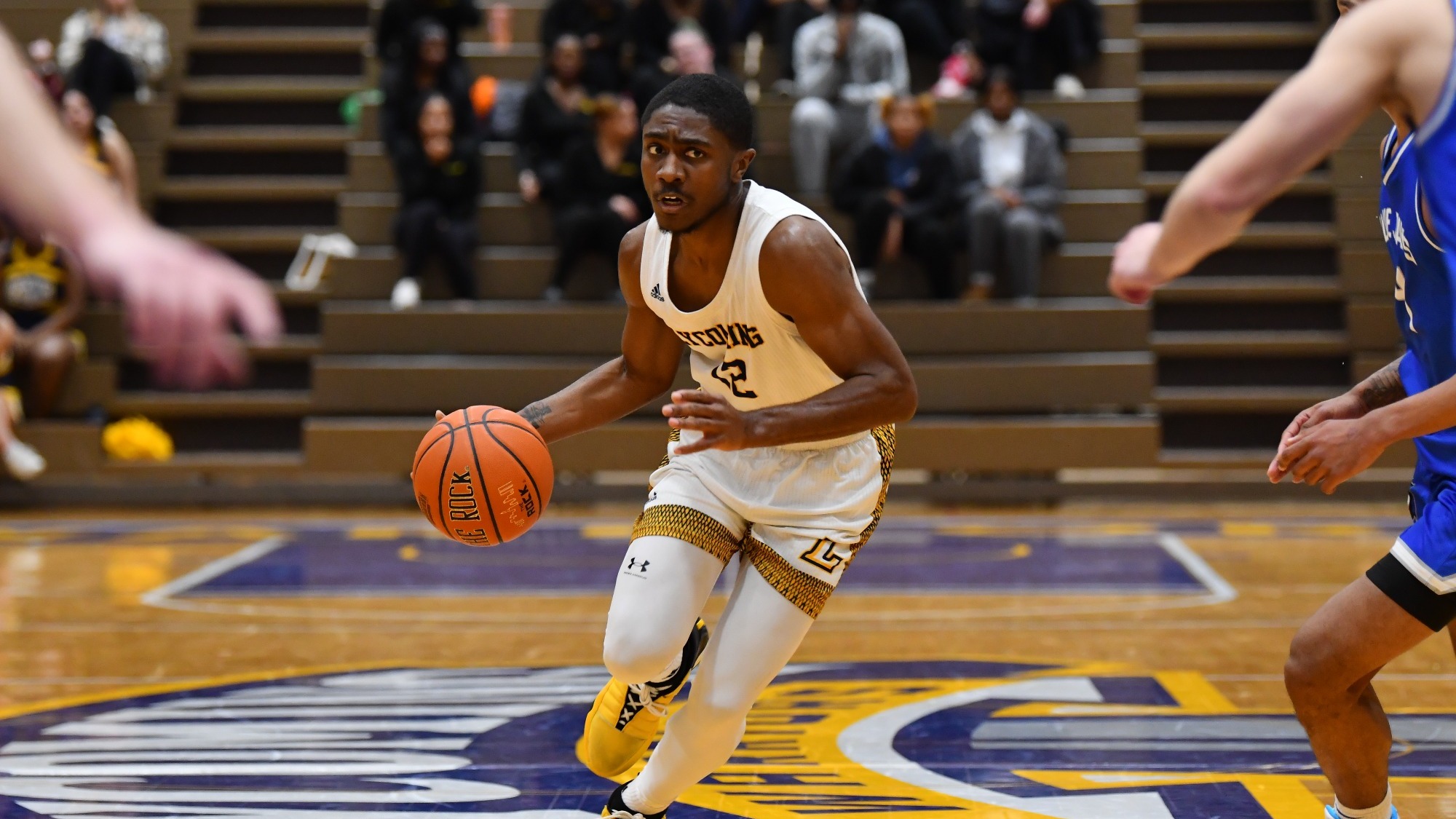 Warriors upend perennial power St. Joseph in opener of Holiday ...