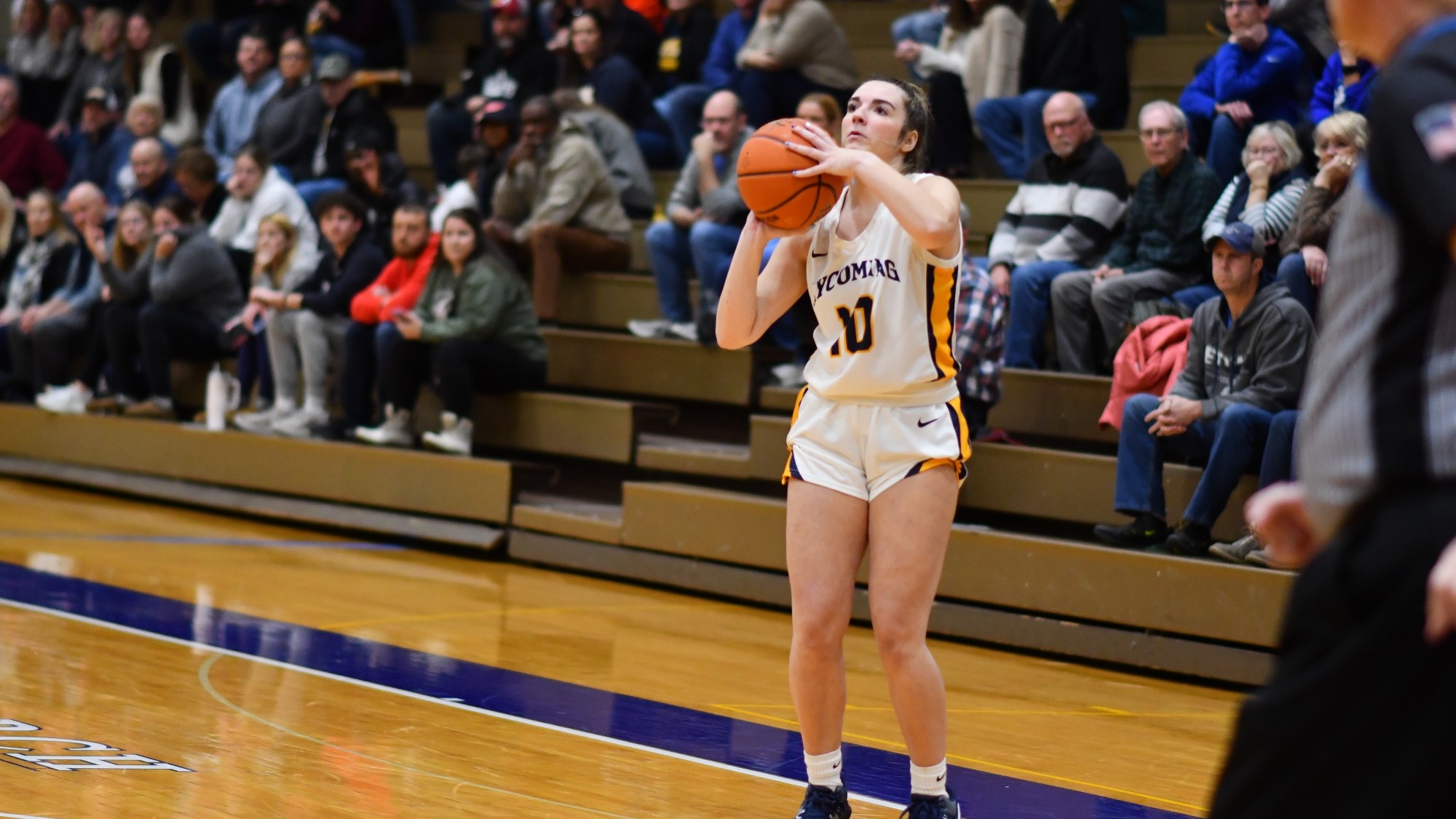 Wetzel reaches 100 3-pointers at Catholic - Lycoming College Athletics