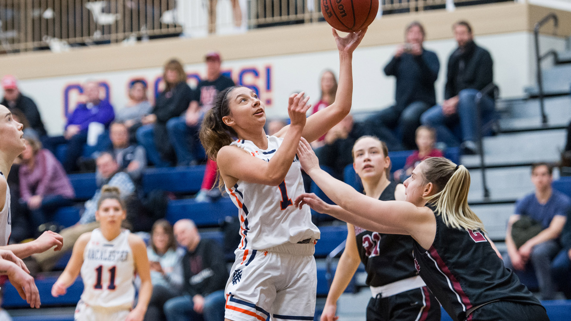 Justine Barraza - Women's Basketball - Macalester College Athletics