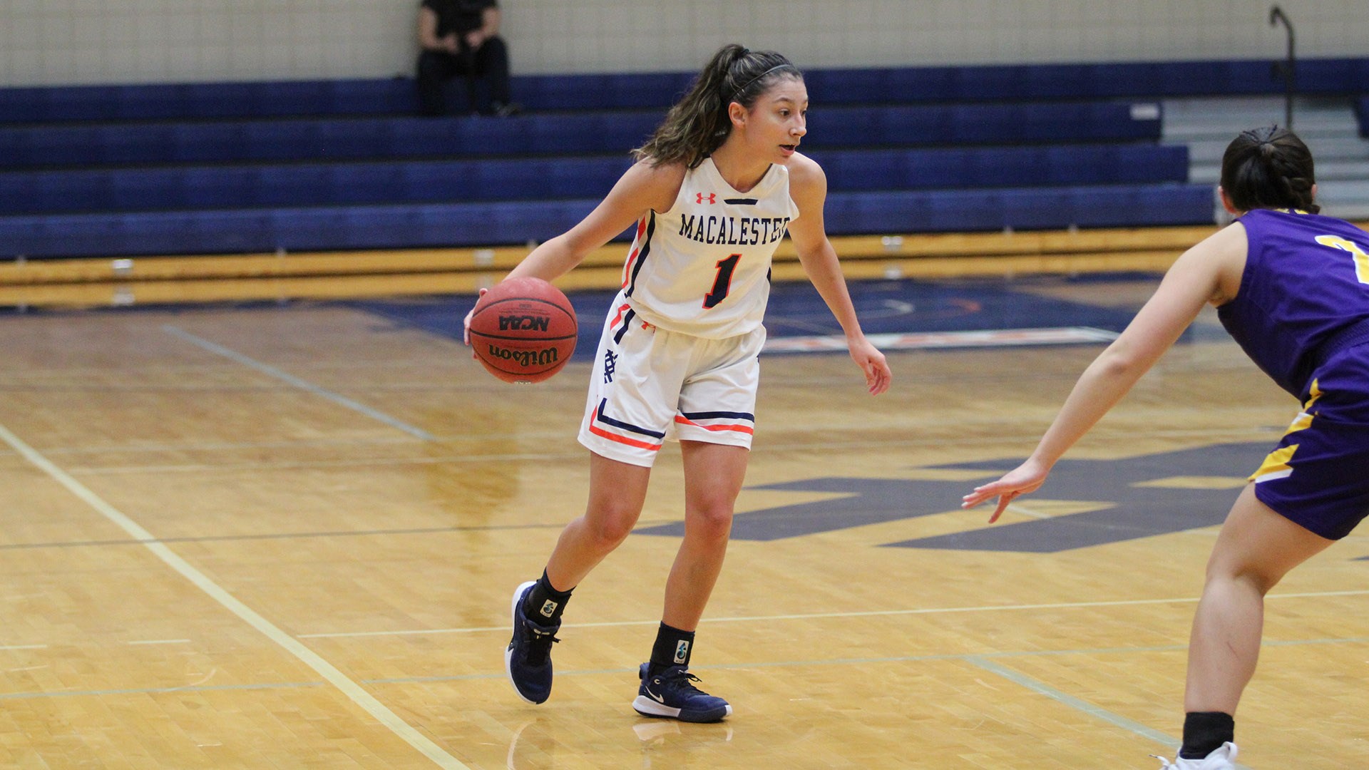 Justine Barraza - Women's Basketball - Macalester College Athletics