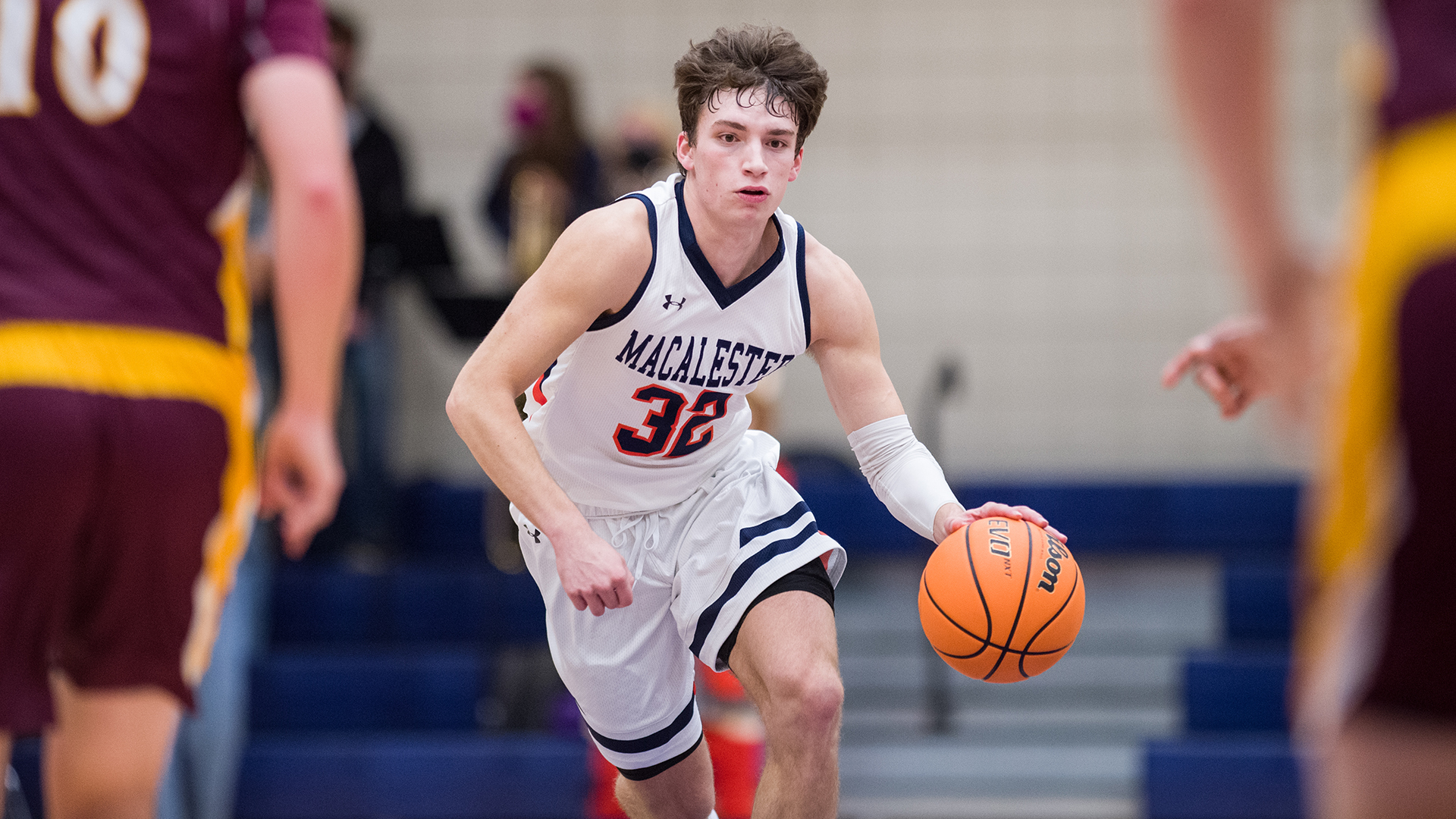 Men’s Basketball: Macalester Beats Cougars to Improve to 3-0 ...