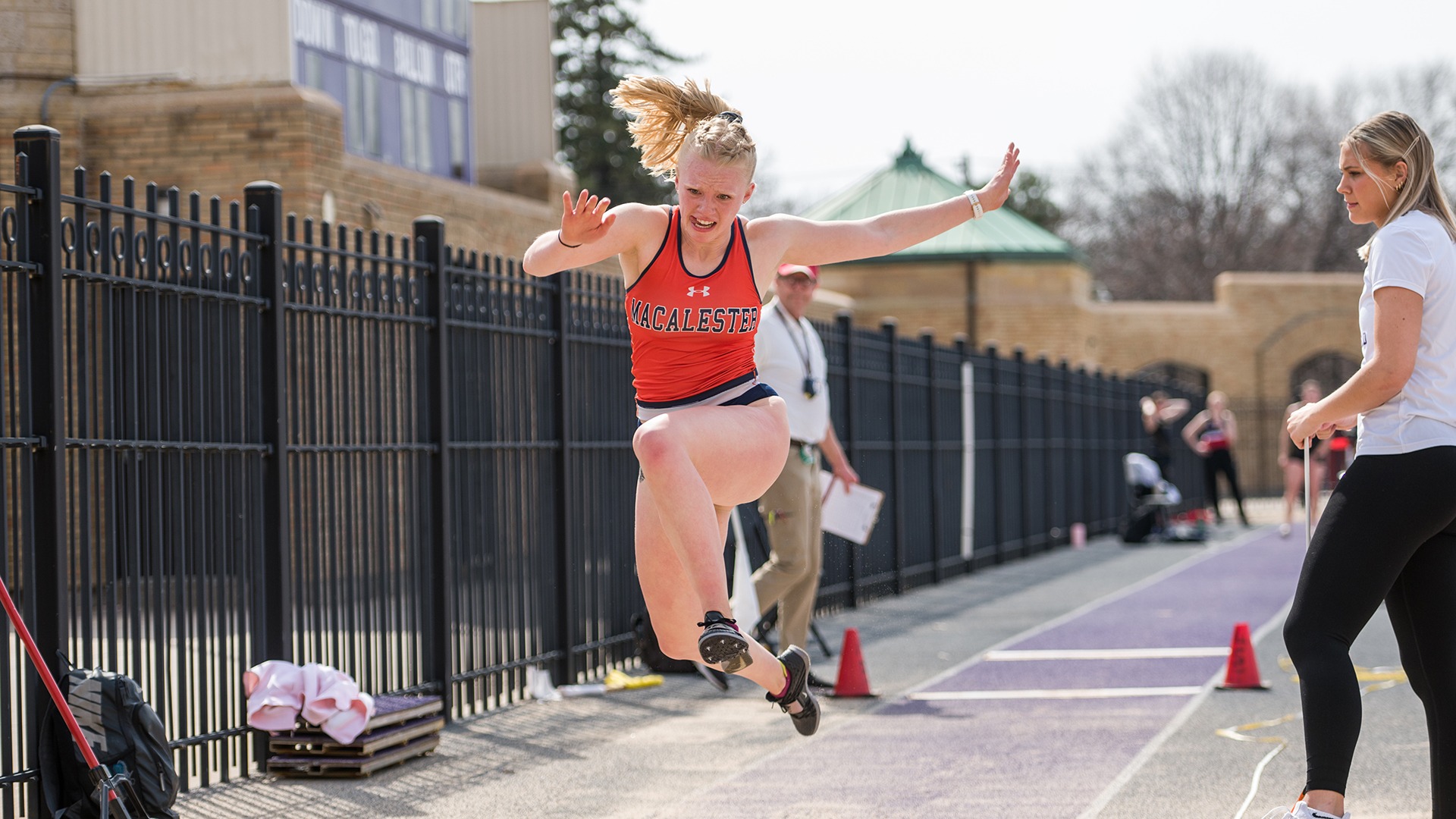 Journey Amundson - Women's Track & Field - Macalester College Athletics