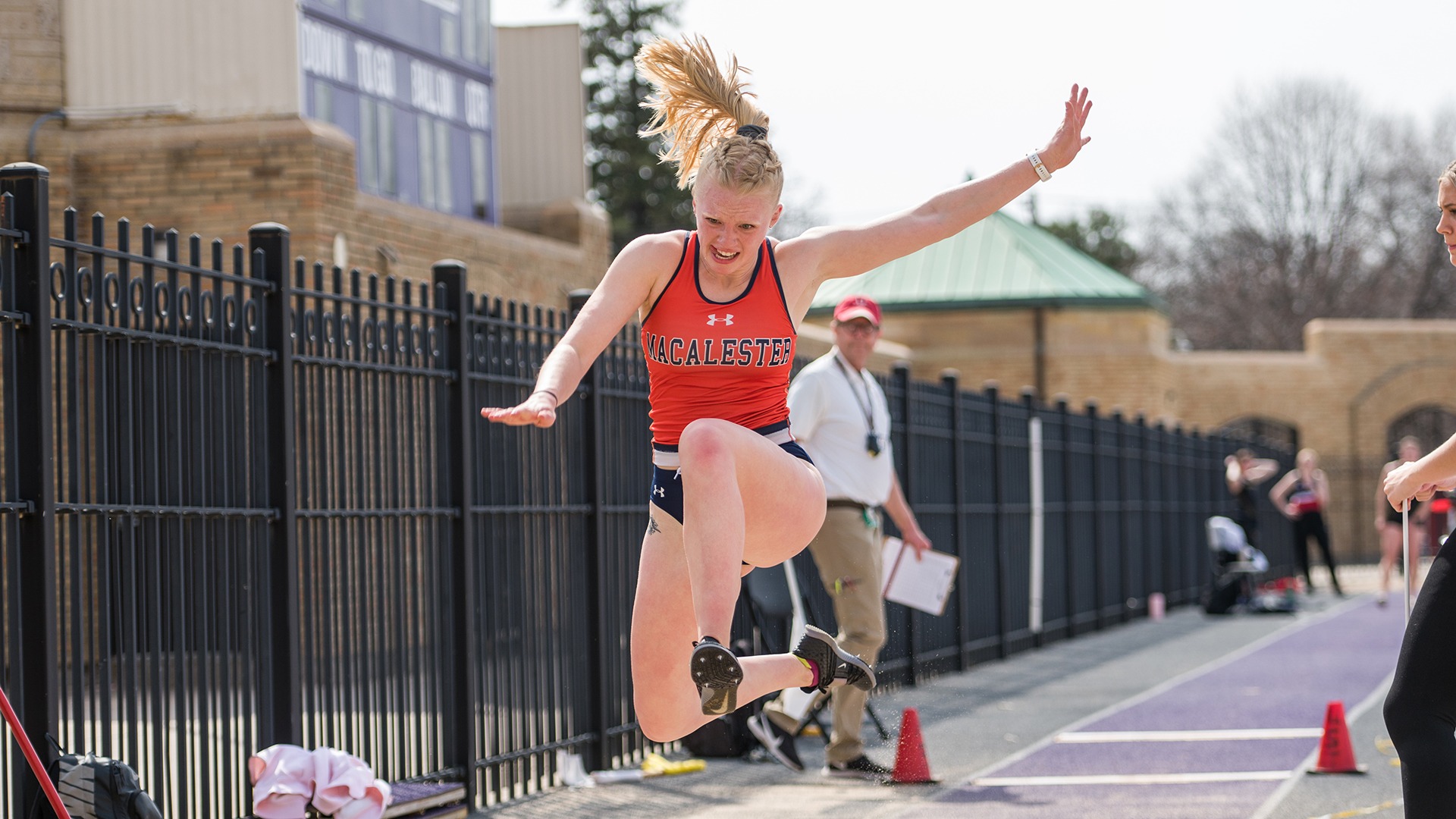 Journey Amundson - Women's Track & Field - Macalester College Athletics