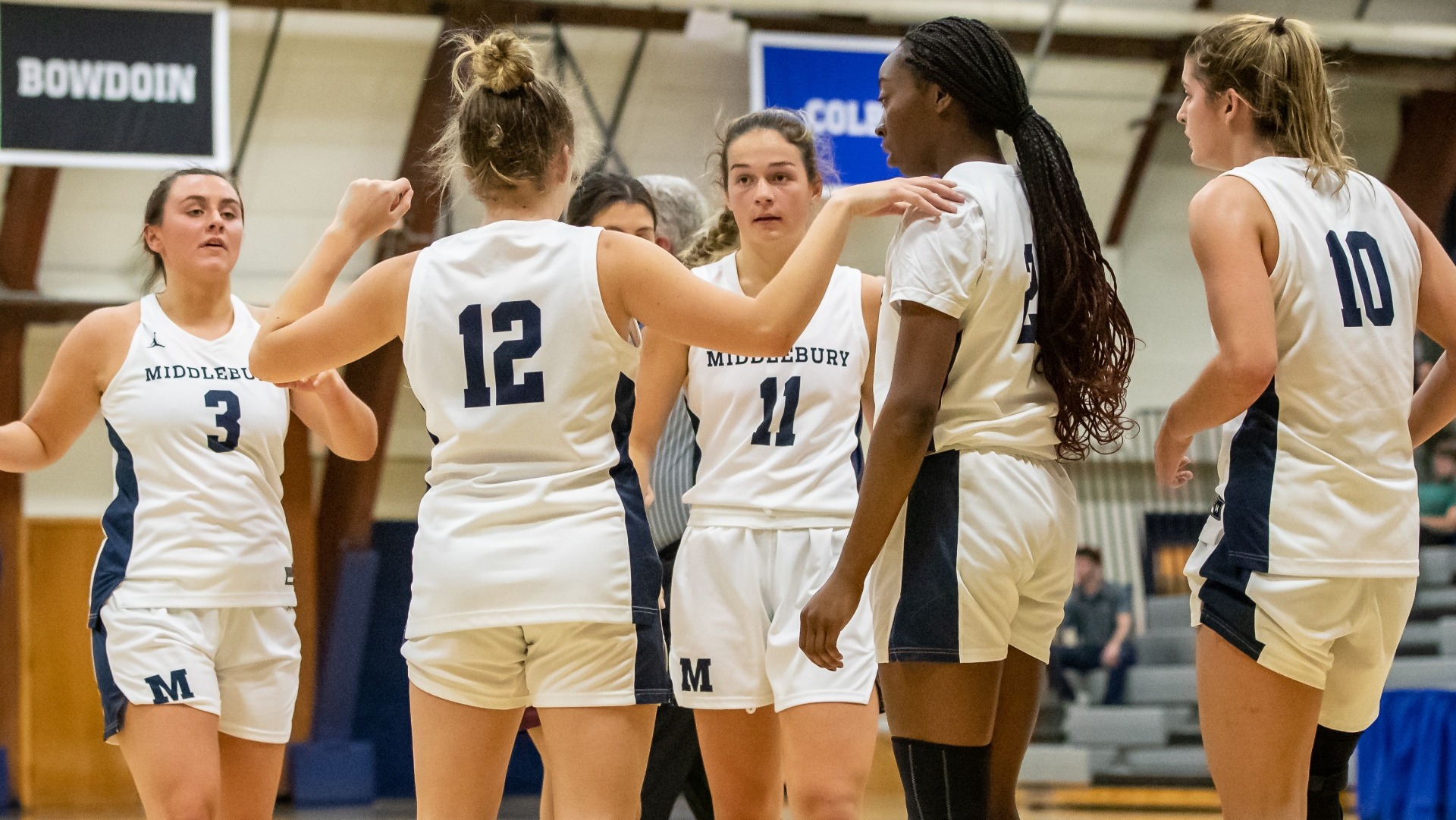 Women’s Basketball Drops Close Contest to #9 Babson - Middlebury College