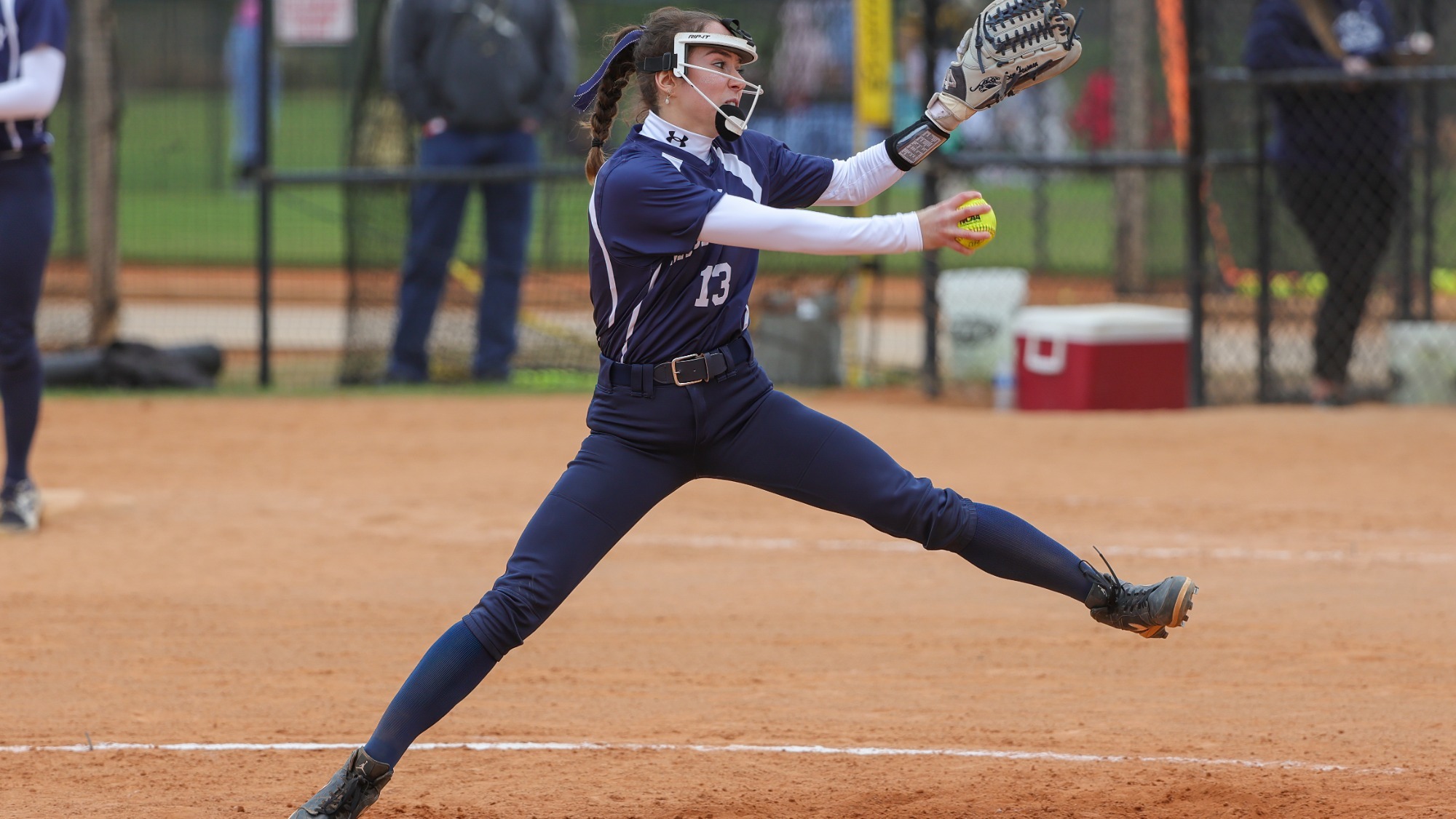 Softball Splits Two-Game Set At Bowdoin - Middlebury College