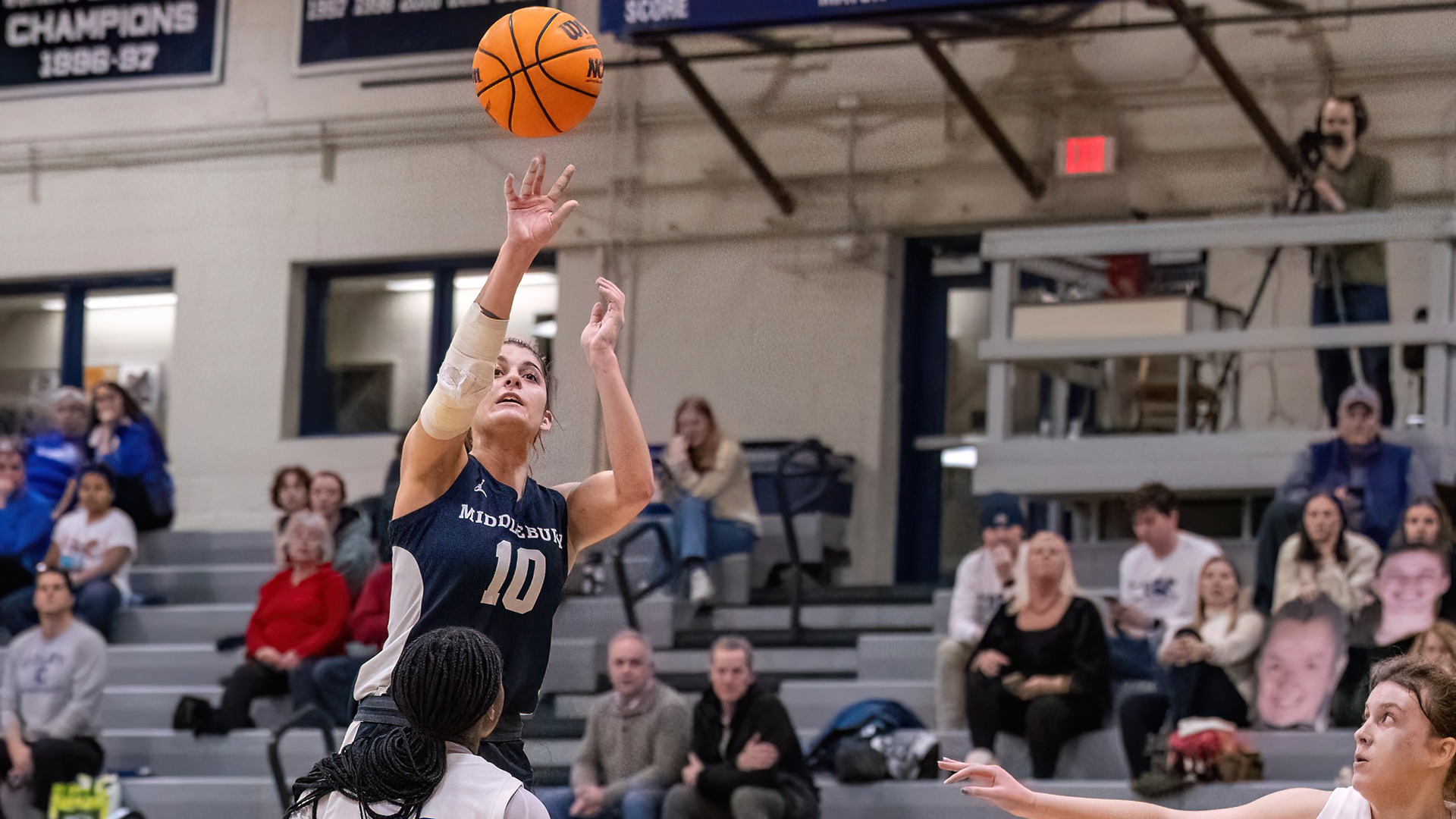 Women’s Basketball Breezes Past Williams 84-43 - Middlebury College
