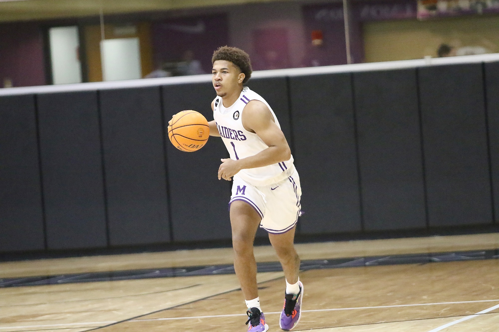 Men's Basketball: No. 2 Raiders Fall in OAC Opener - University of ...