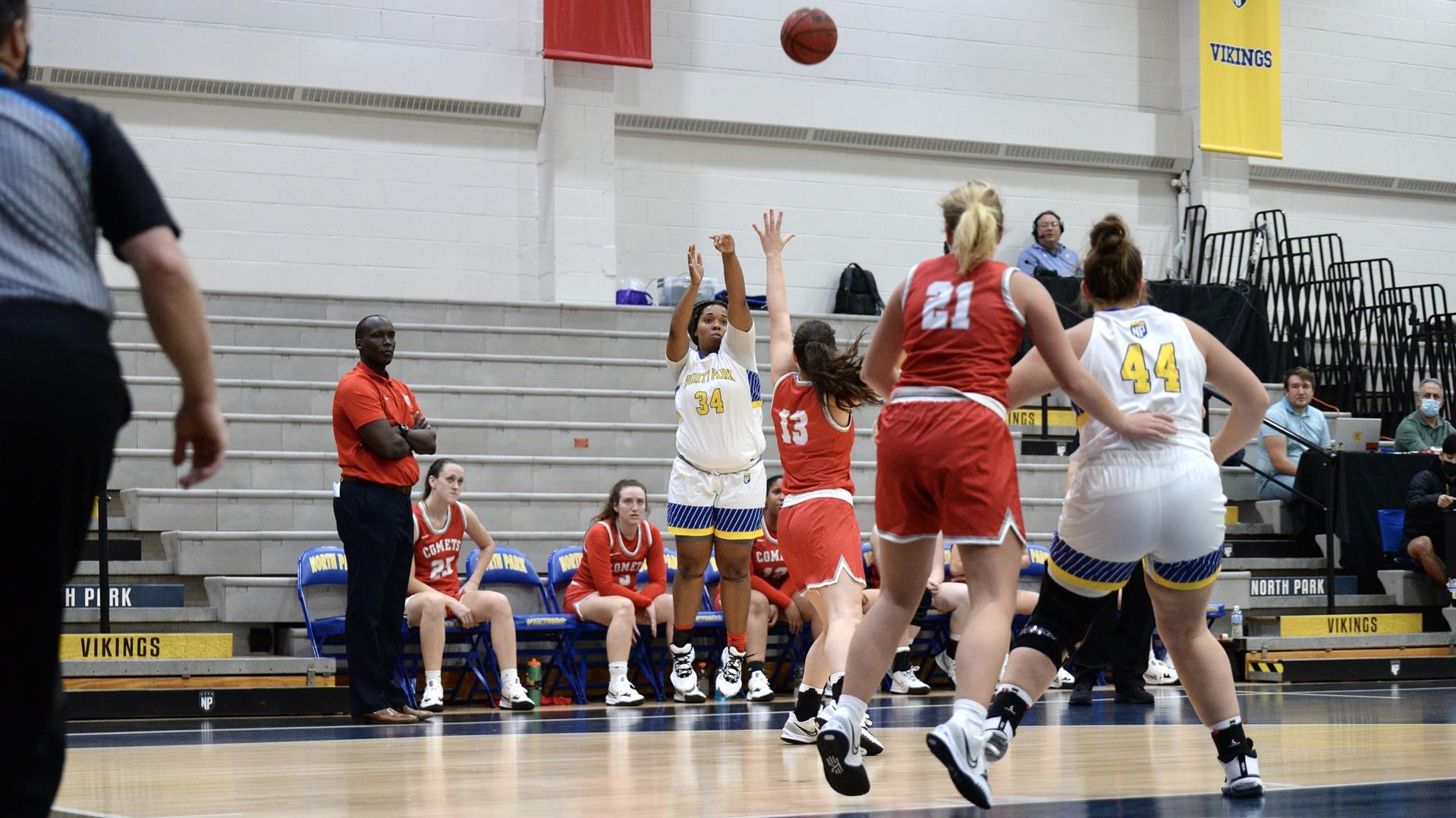 Lauren McKnight - Women's Basketball - North Park University Athletics