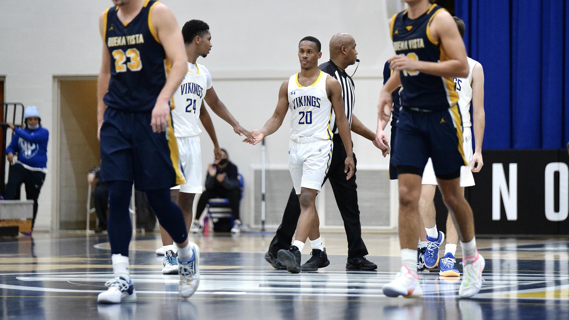 Izaiah Sanders - Men's Basketball - North Park University Athletics