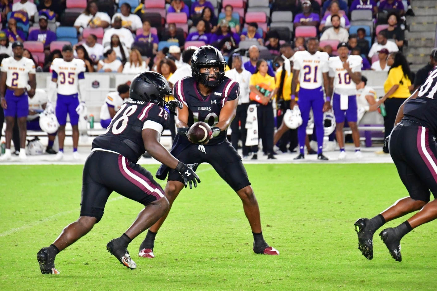 6 Home Games, Trip To West Coast Highlights 2025 TSU Football Schedule ...