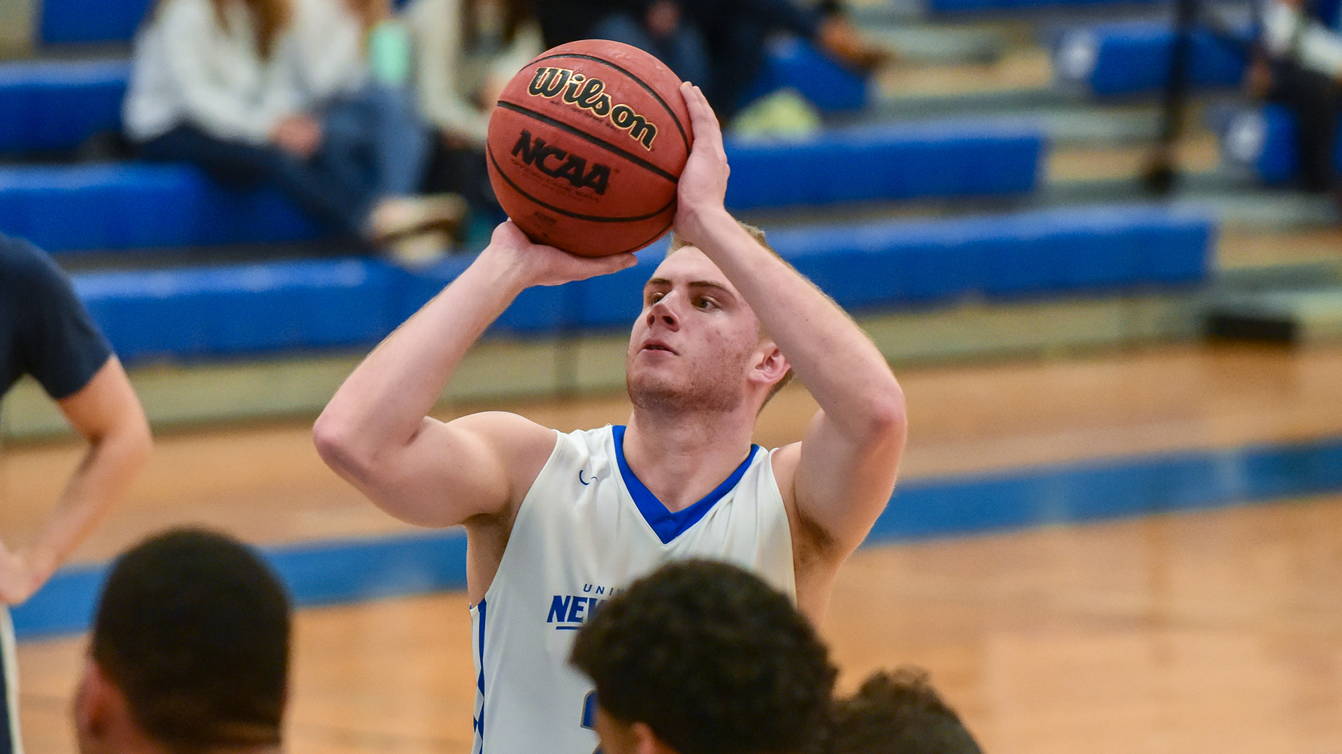 Nor'easters ground Hawks, 70-60 - University of New England Athletics