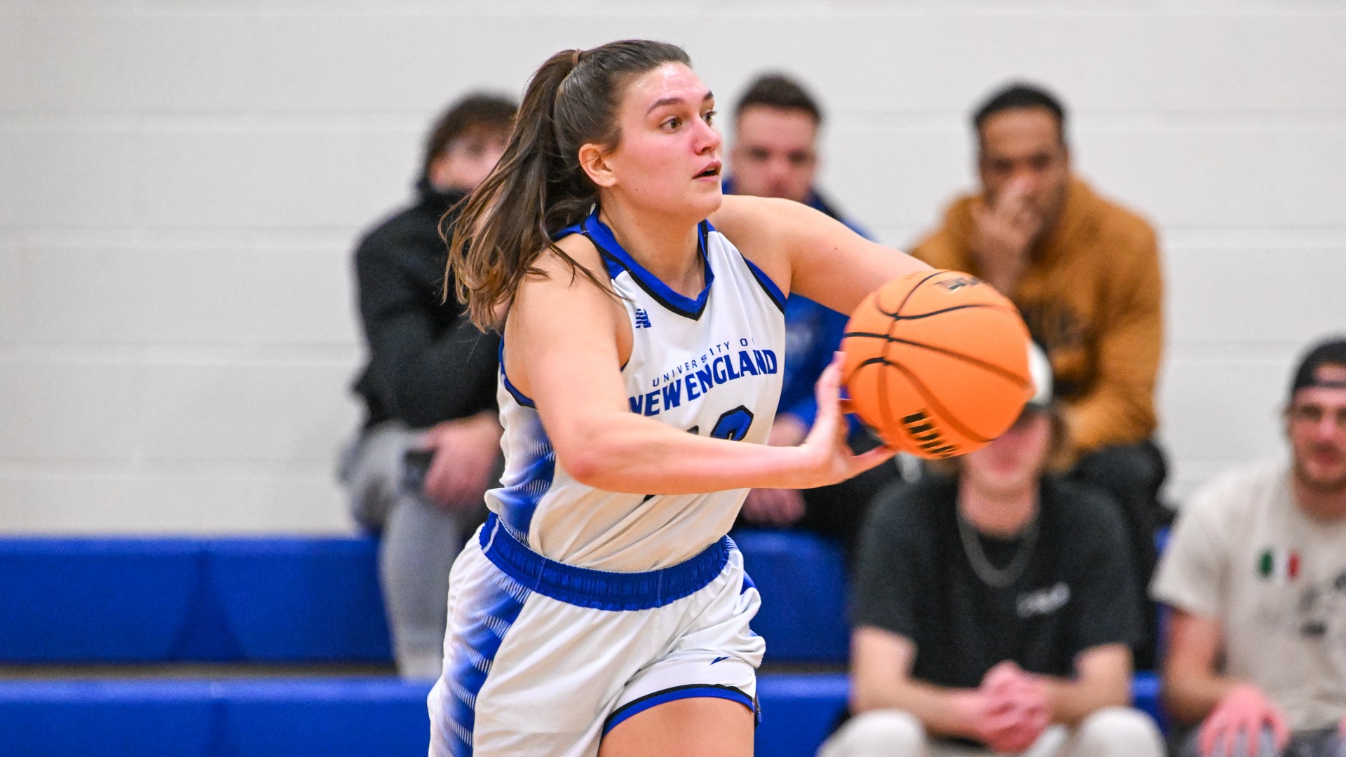 Golden Bears best UNE, 80-61 - University of New England Athletics