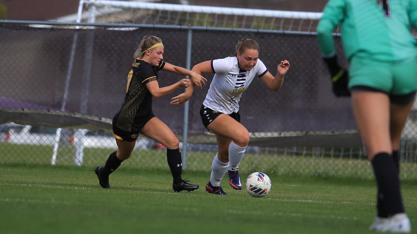 Klitzke’s Second-Half Strike Lifts Pointers Past UWP - University of ...