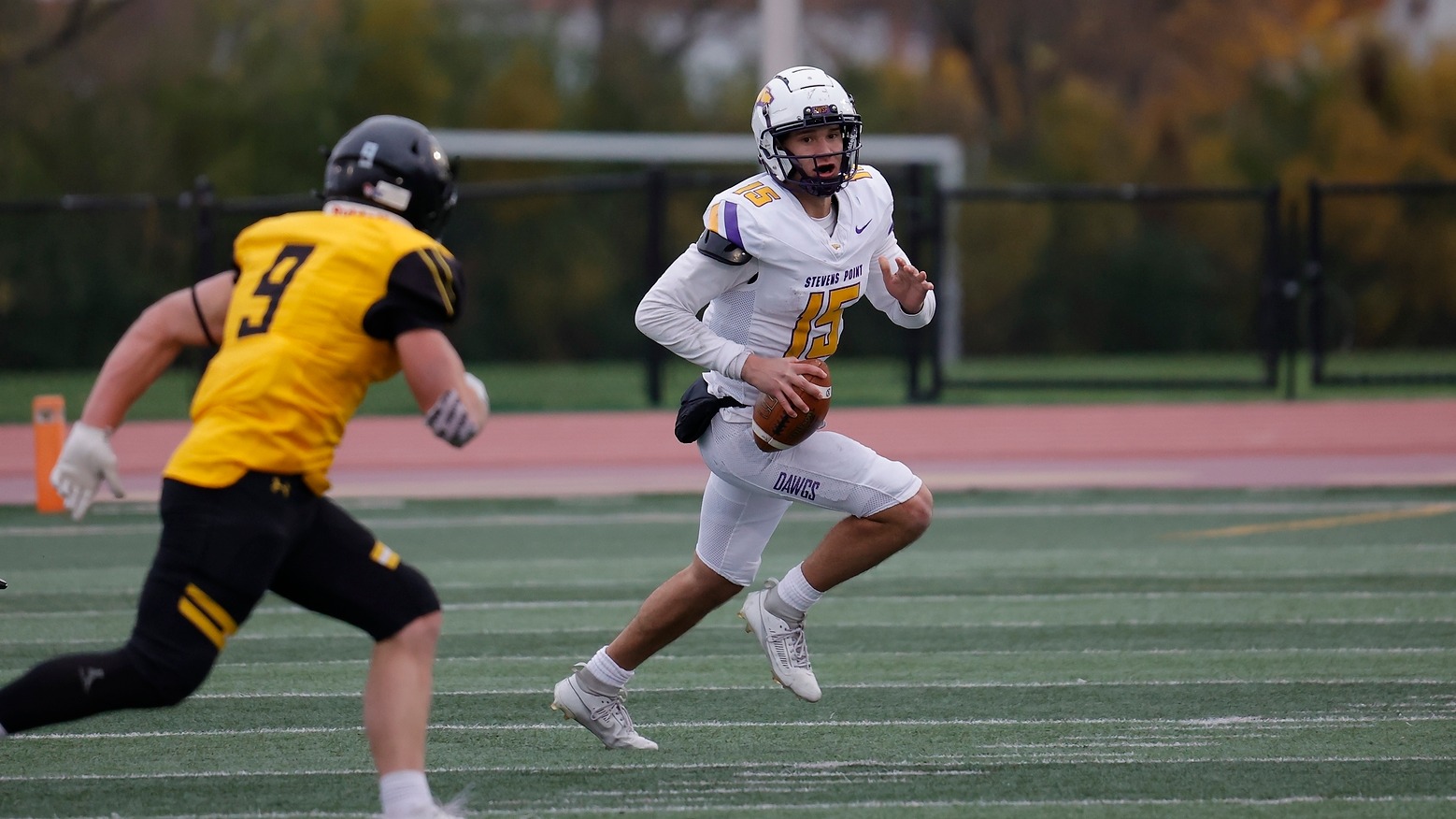 Leair Tosses Career-Best Four Touchdown Passes for Pointers ...