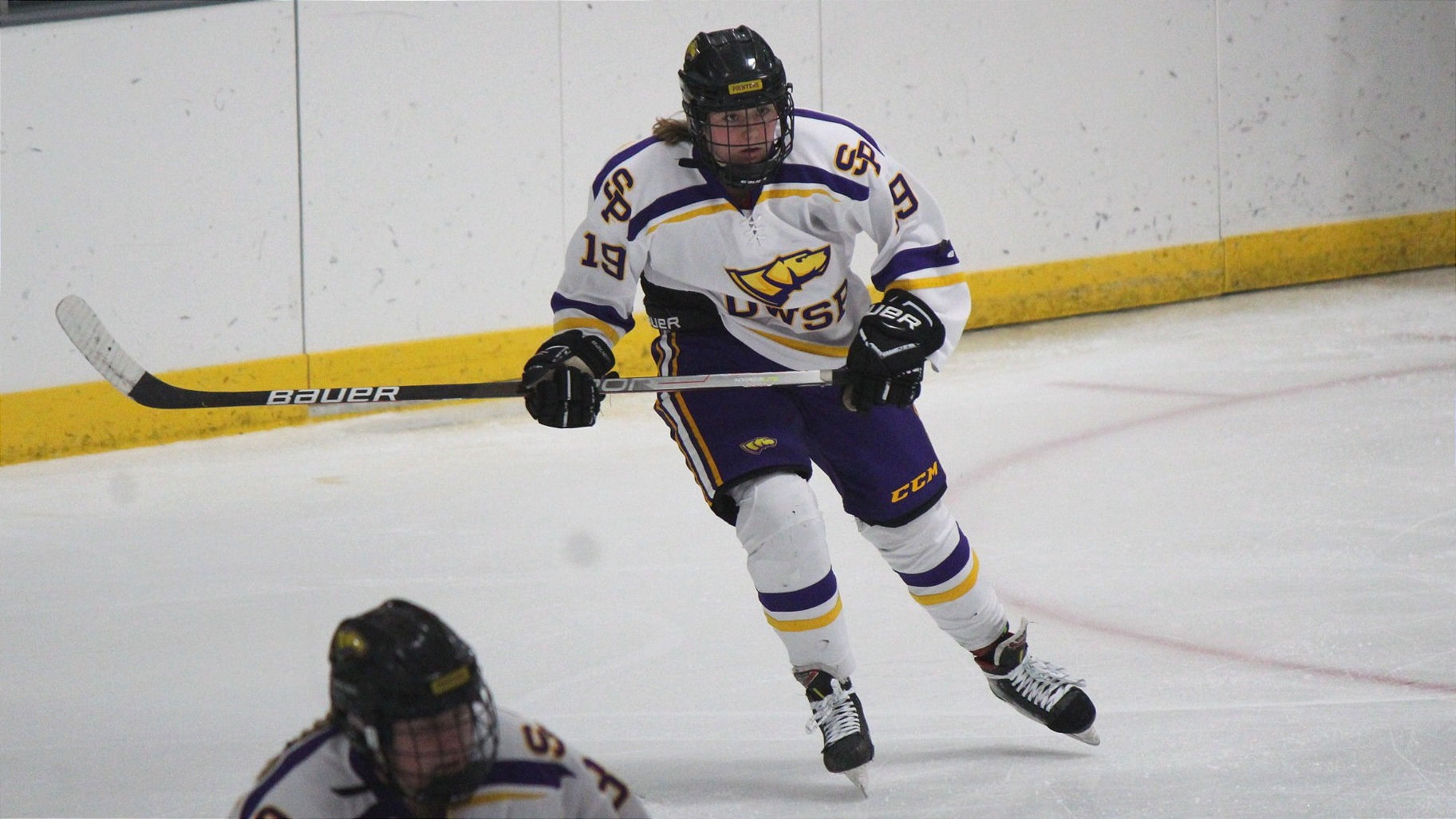 Leising’s Four-Point Night Lifts Pointers to Road Non-Conference Win ...