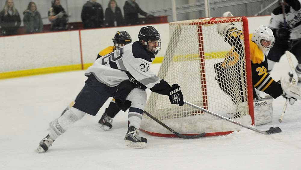 Gavin Smith - 2018-19 - Men's Ice Hockey - University of Wisconsin ...