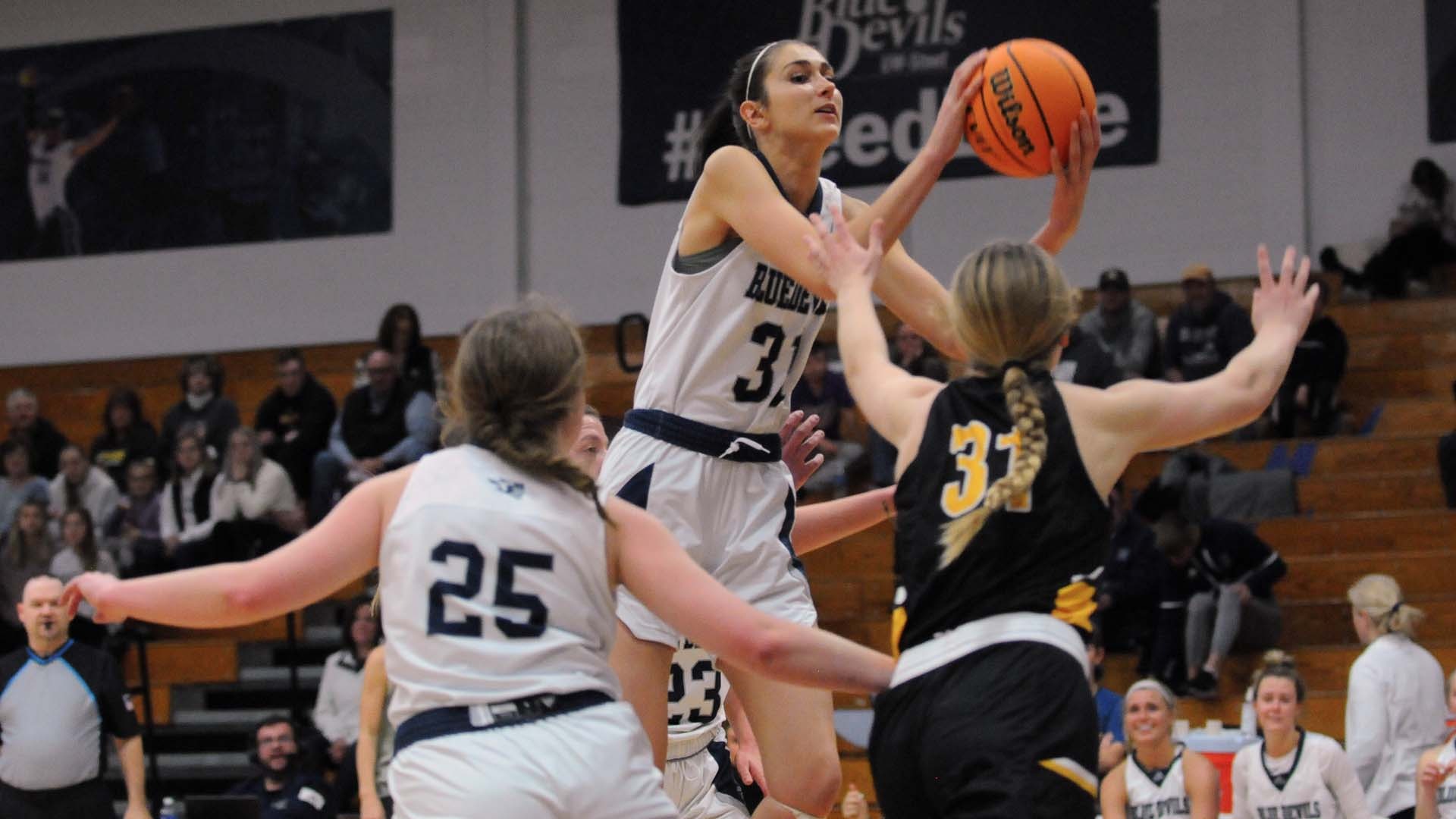 Maisen Gores - 2022-23 - Women's Basketball - University of Wisconsin ...