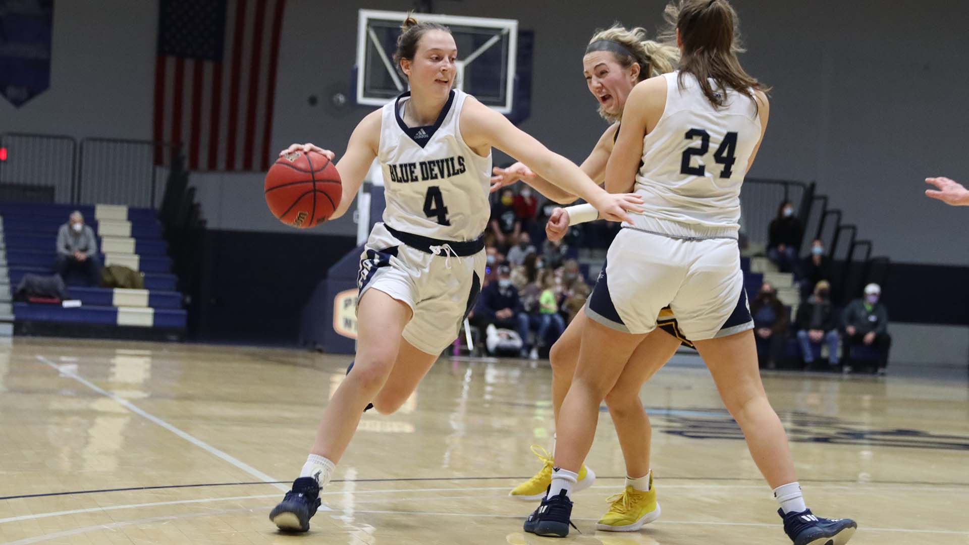 Arenz's huge block helps seal the win, Blue Devils down Oshkosh 58-56 ...