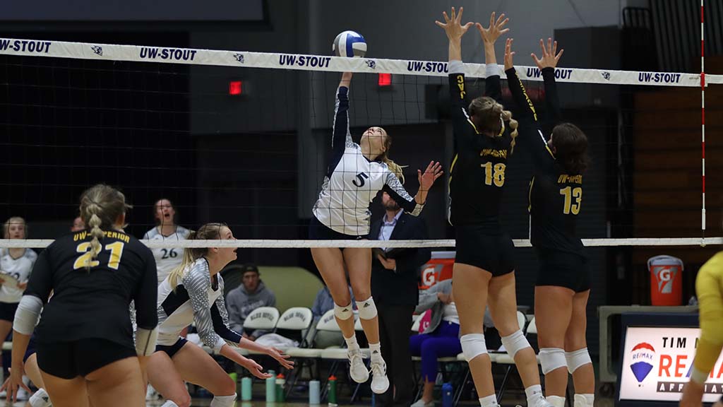 Caroline Braun - 2022 - Women's Volleyball - University of Wisconsin ...