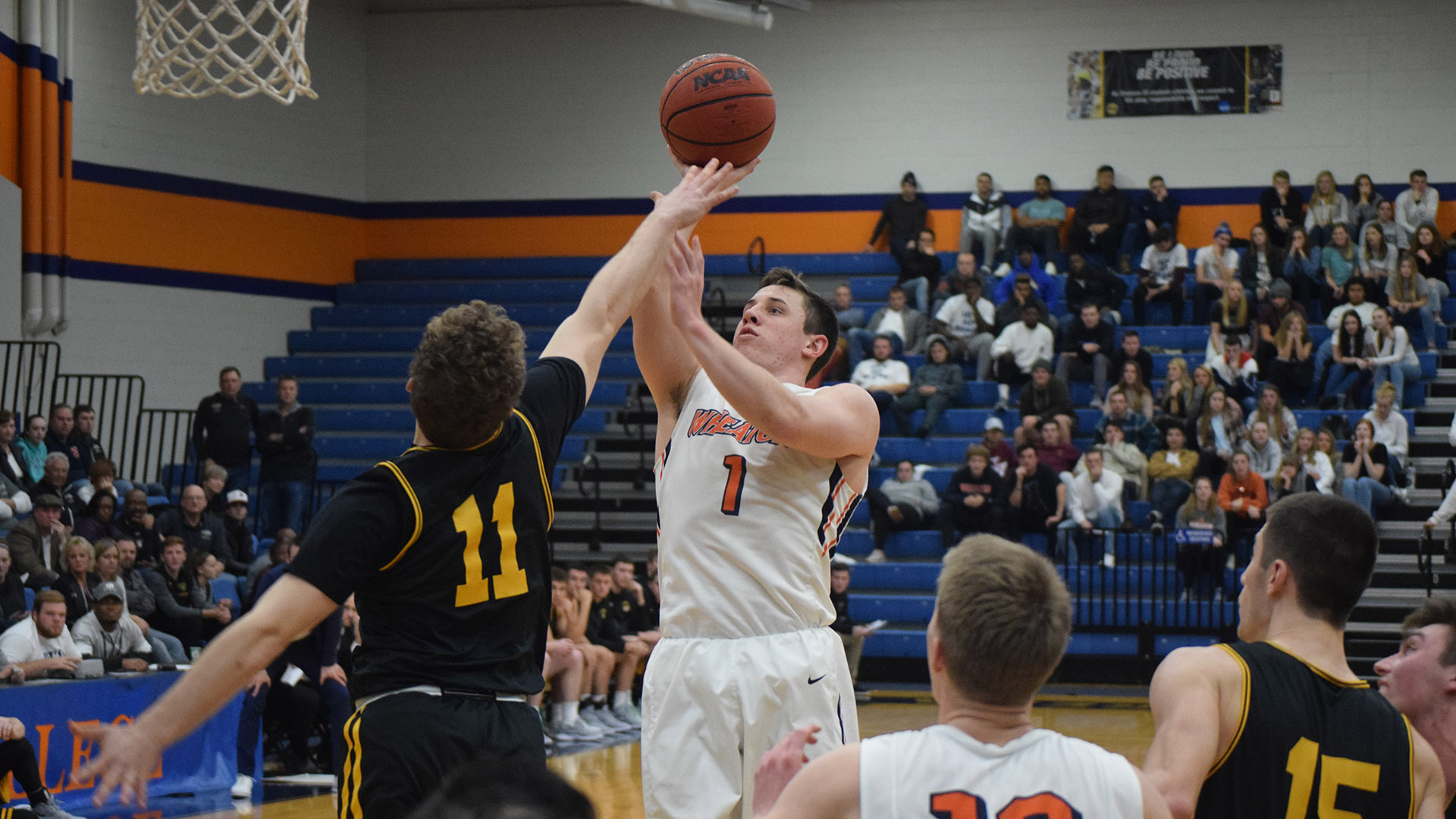Men's basketball defeats No. 2 UW-Oshkosh 86-74 to win the Lee Pfund ...