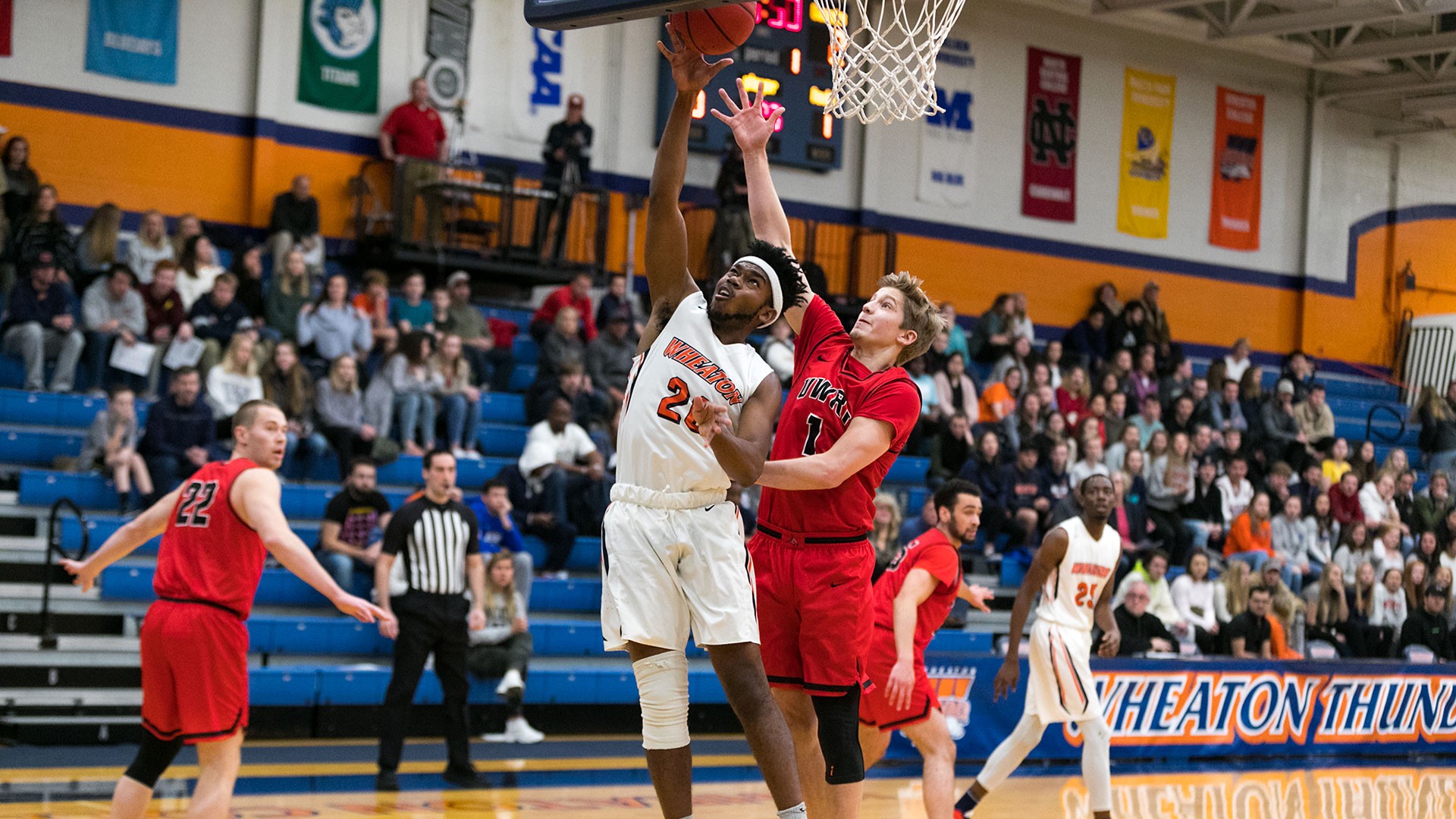 The Thunder men's basketball team defeats UW-River Falls to win the Lee ...