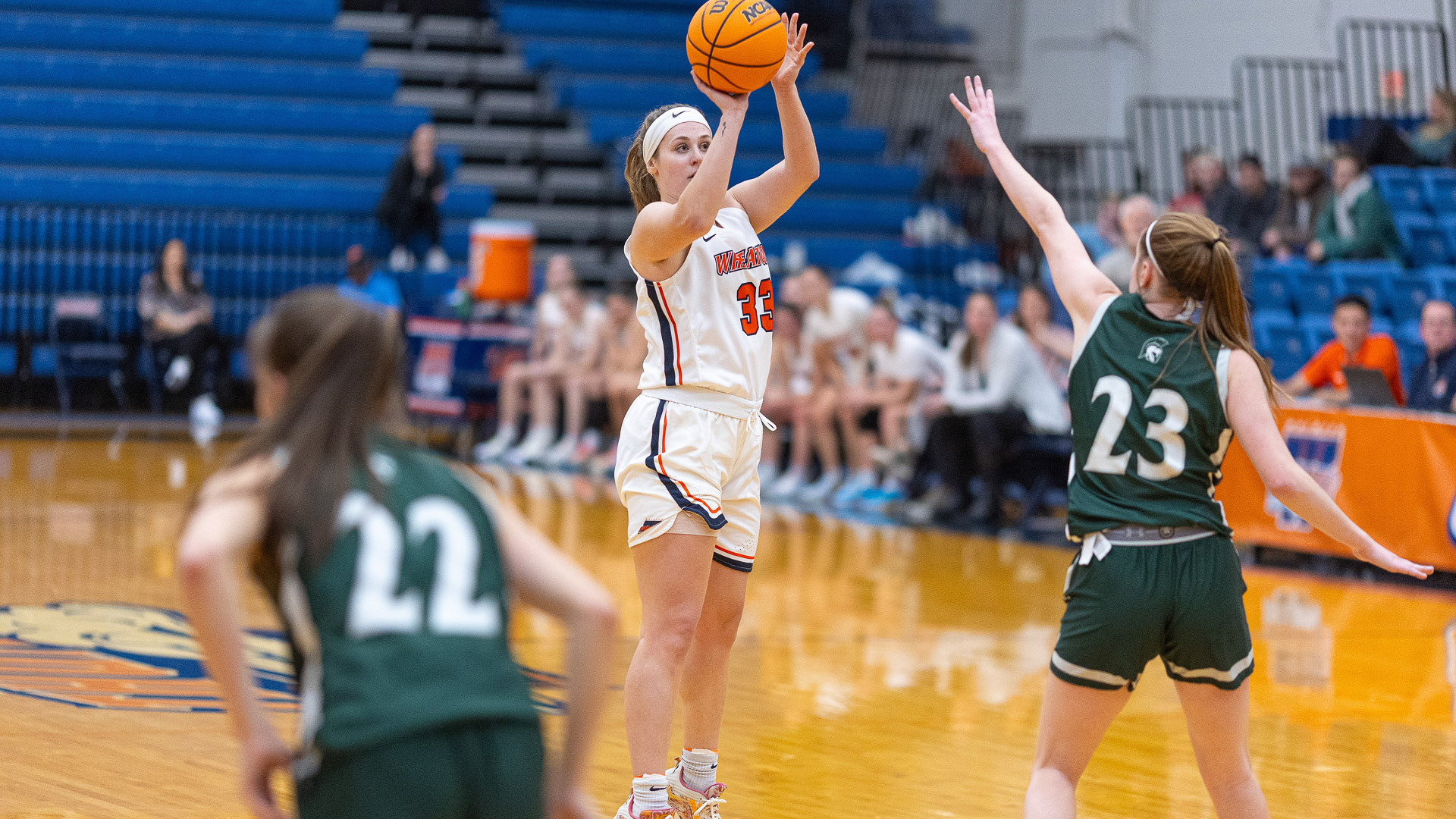 Women's basketball falls in a non-conference contest at fifth-ranked UW ...