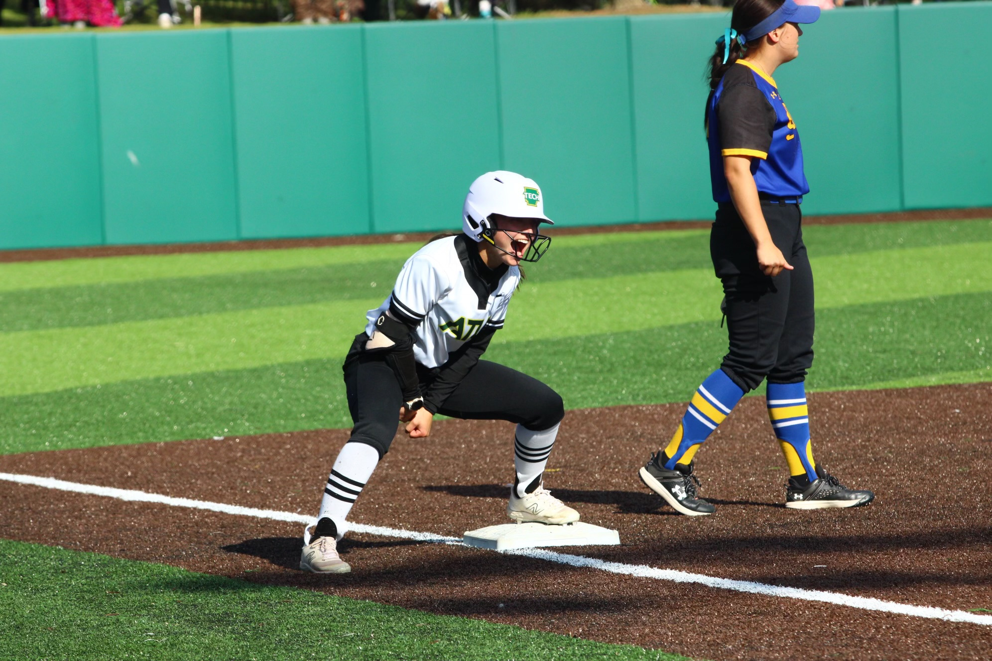 Golden Suns secure GAC Tournament berth with two pivotal wins on Sunday ...