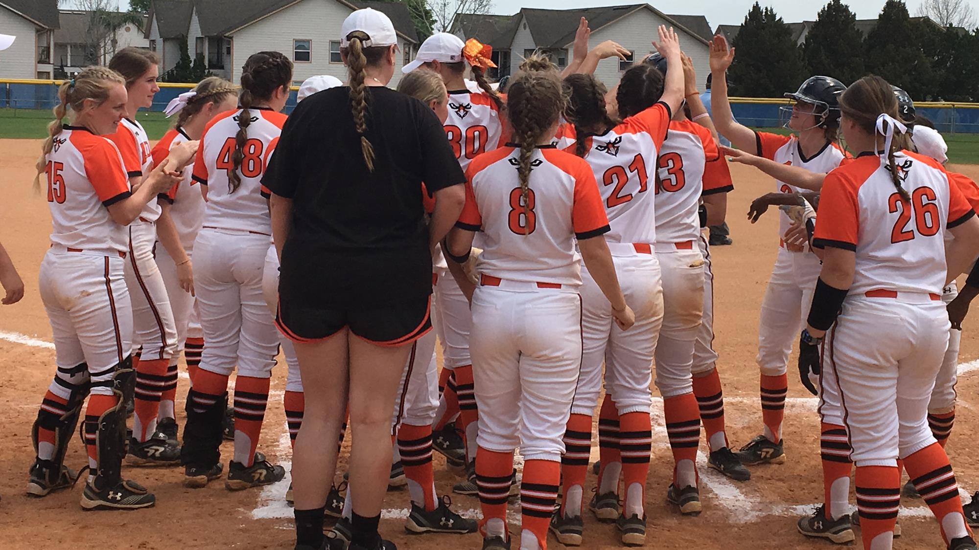 Softball Finishes The Spring Games Undefeated - Auburn University at ...