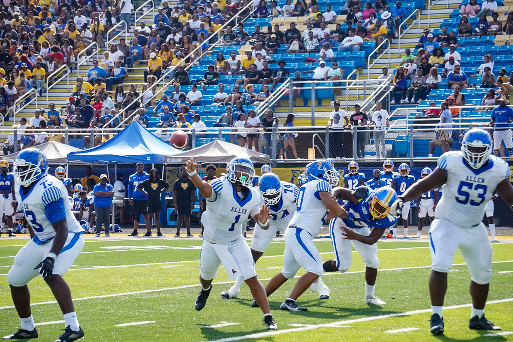 Football's Rally Falls Short in Loss at Tuskegee - Allen University