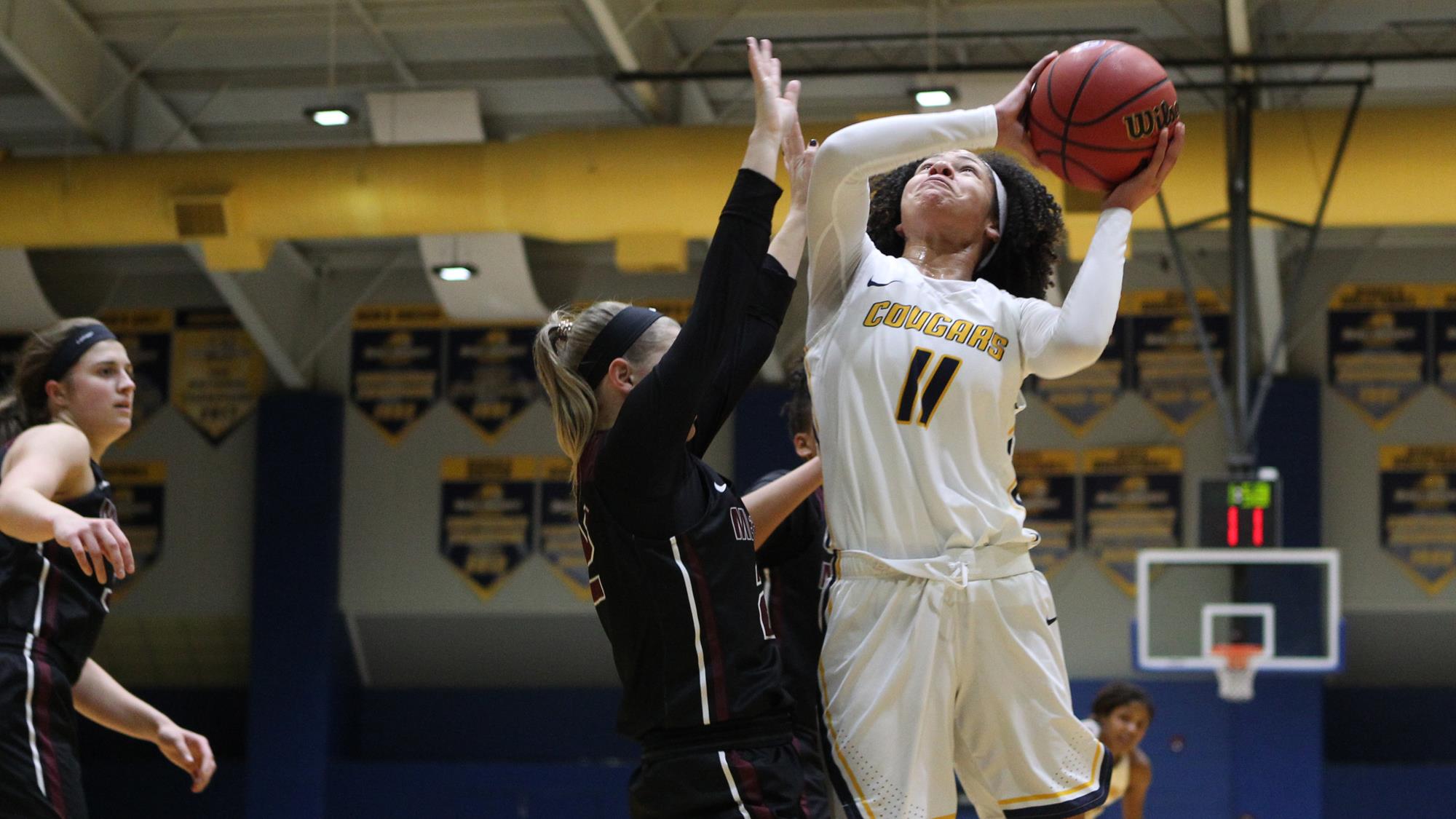 Scott records career-high 21 points in women's basketball's conference ...